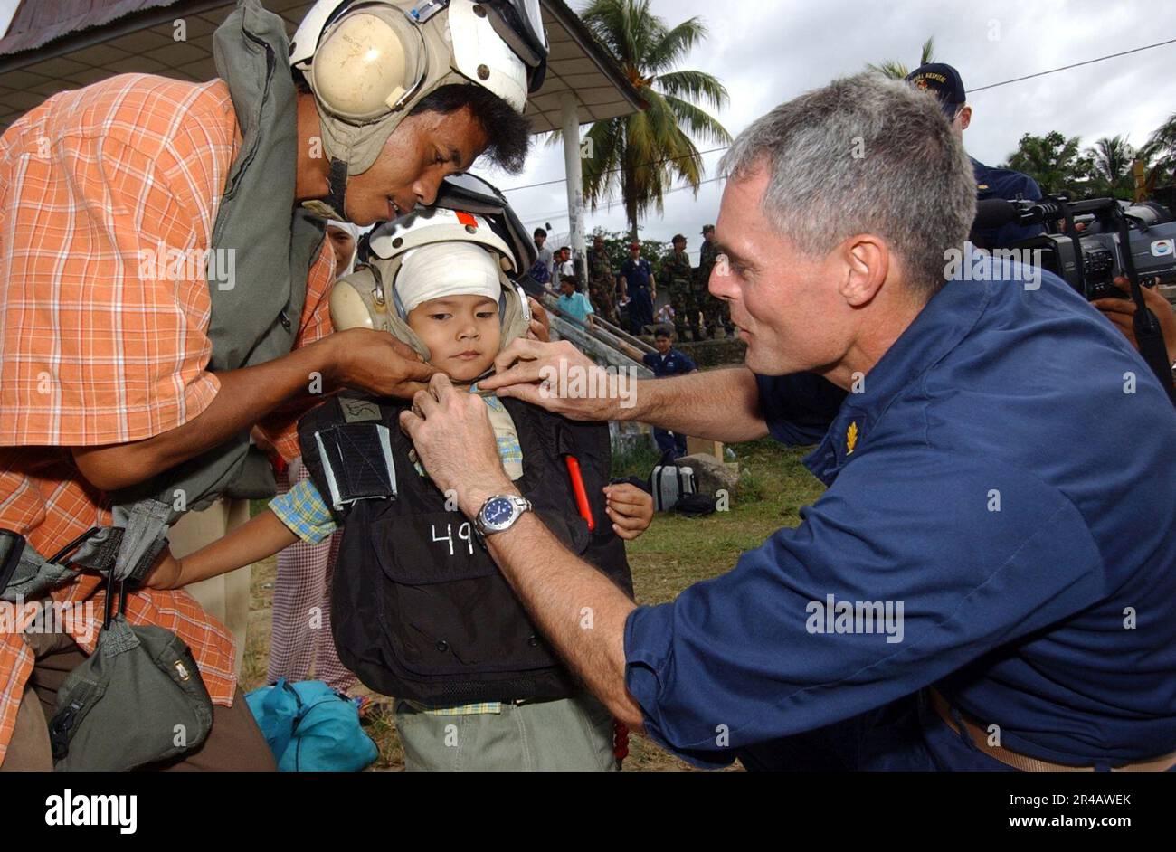 US Navy o pharmacists stationed aboard the Military Sealift Command ...