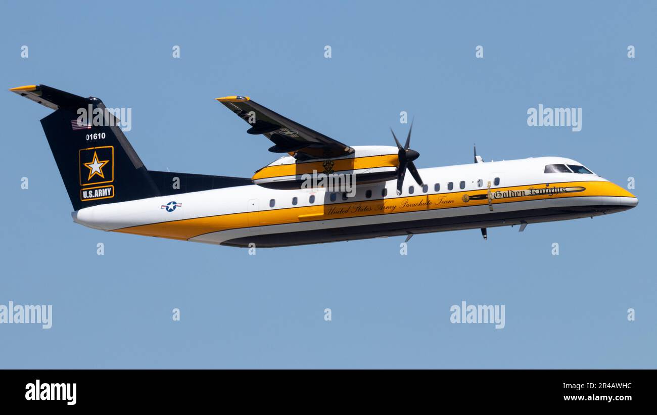 Wings airway hi-res stock photography and images - Alamy