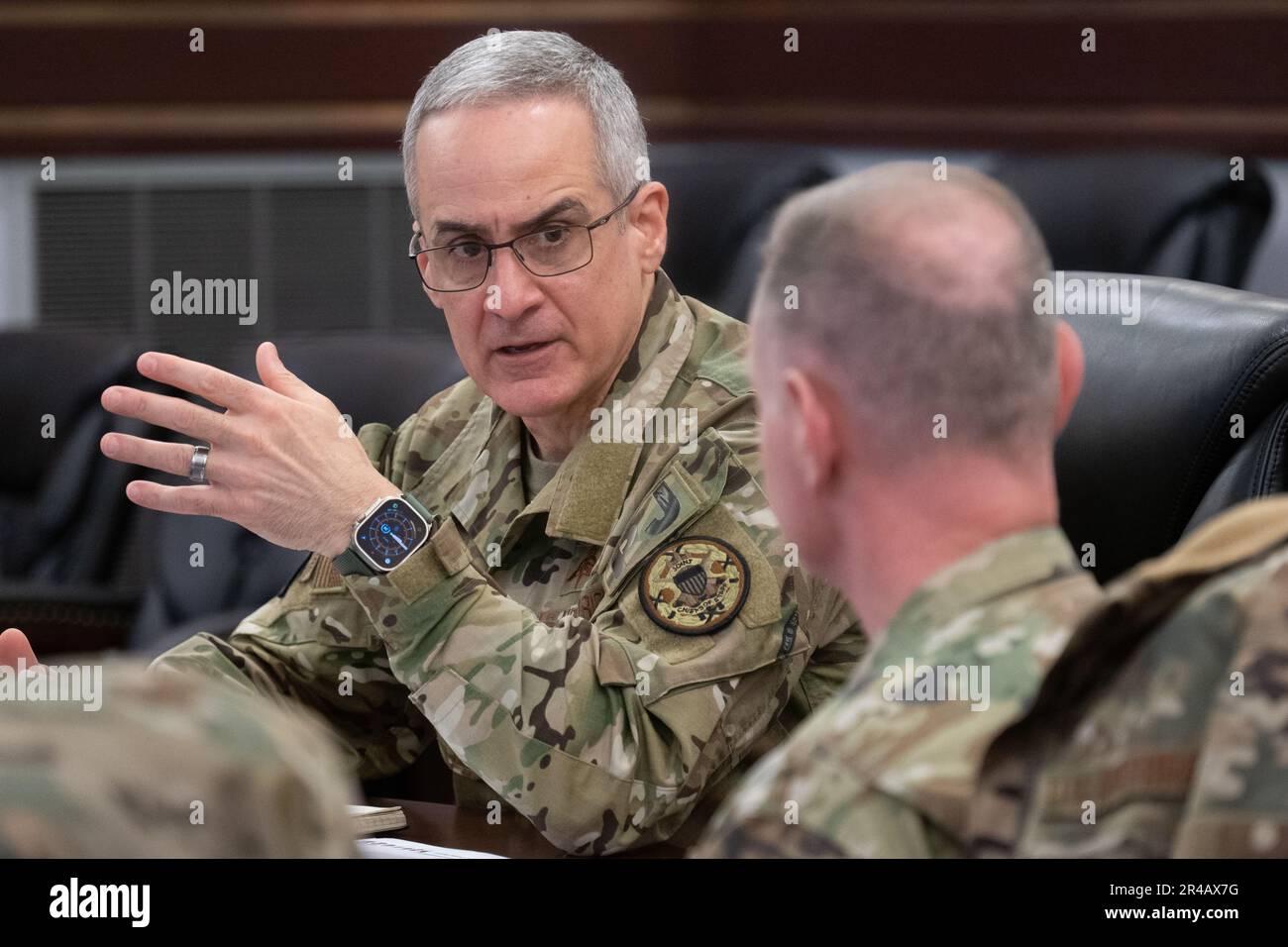 Brief app hi-res stock photography and images - Alamy