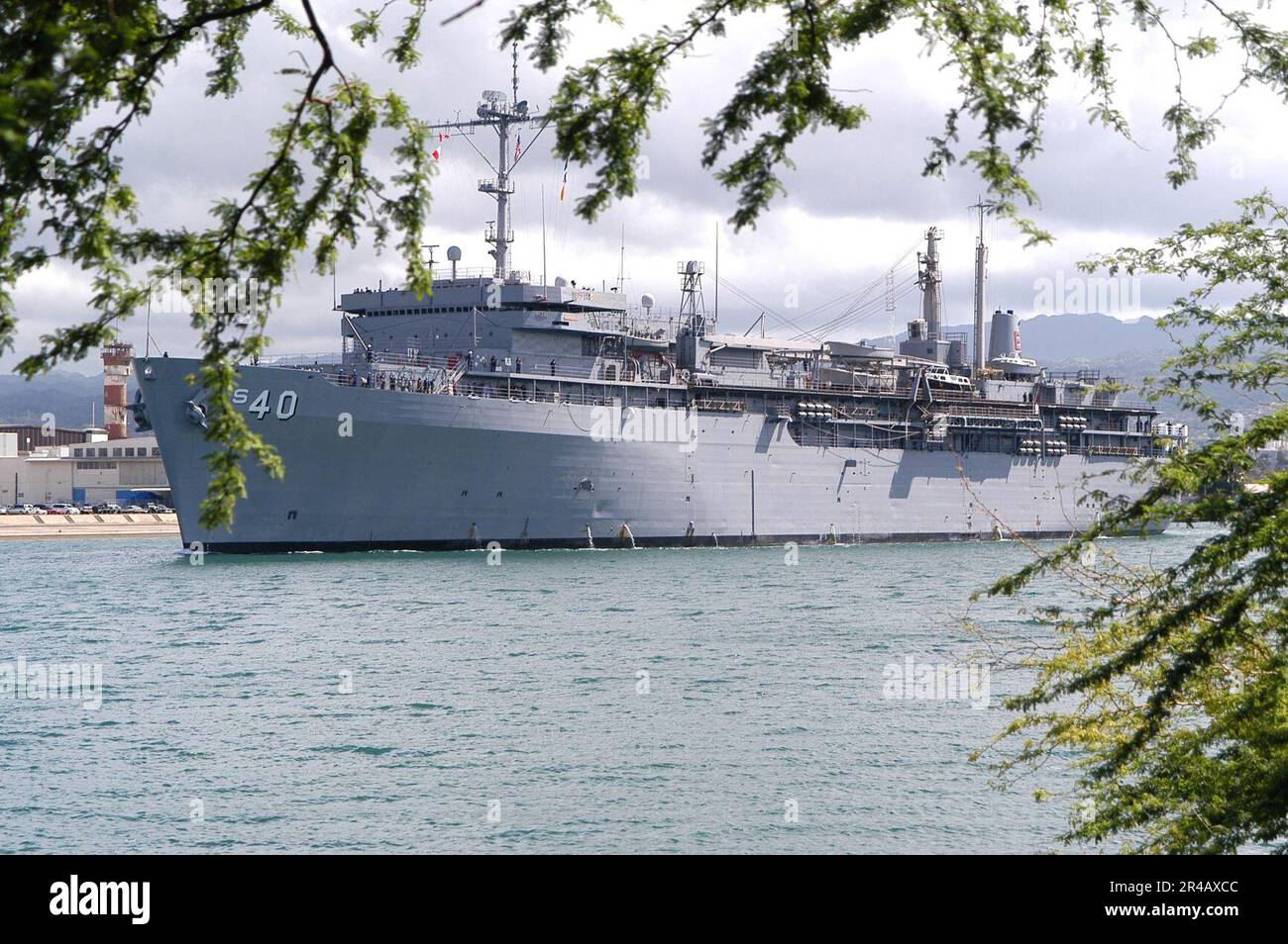 US Navy The Emory S. Land class submarine tender USS Frank Cable (AS 40 ...