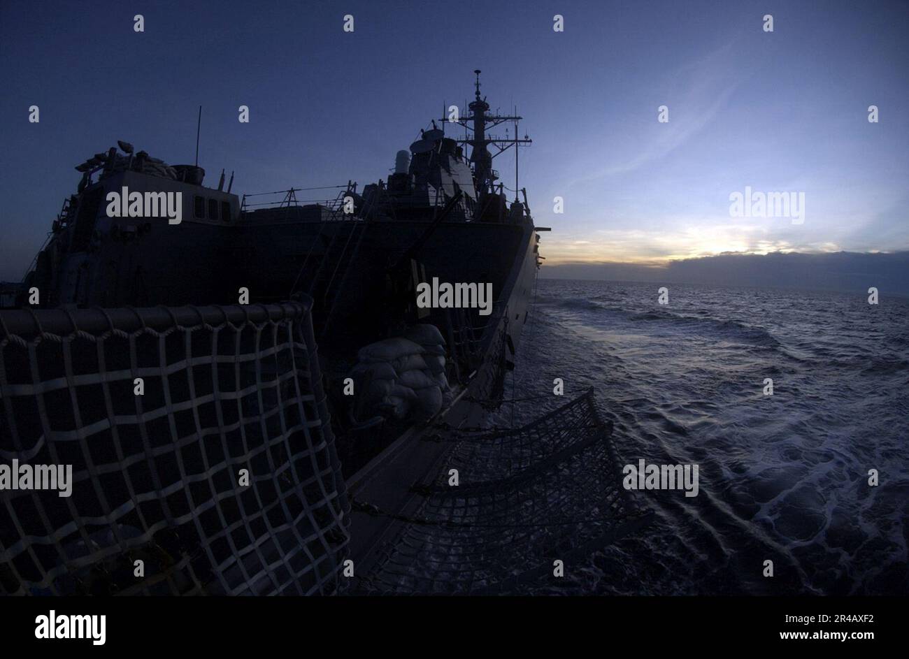 US Navy The guided missile destroyer USS O'Kane (DDG 77) underway in ...
