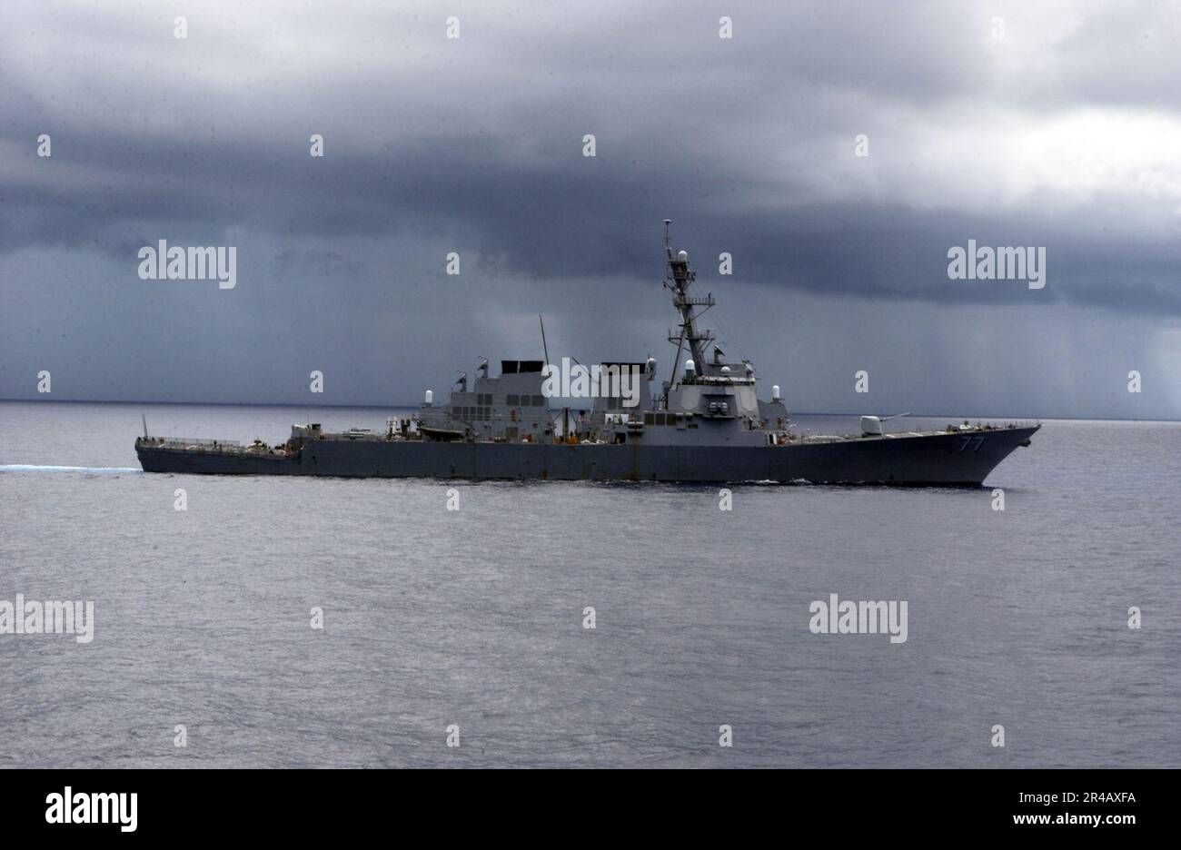 US Navy The guided missile destroyer USS O'Kane (DDG 77) underway in ...