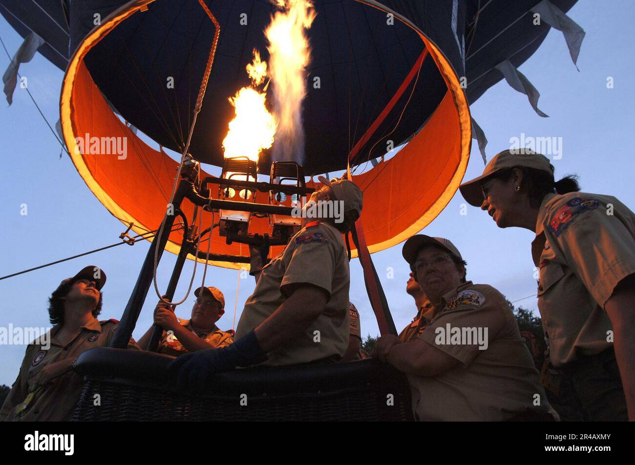 US Navy A former military family shares their hot air balloon with ...