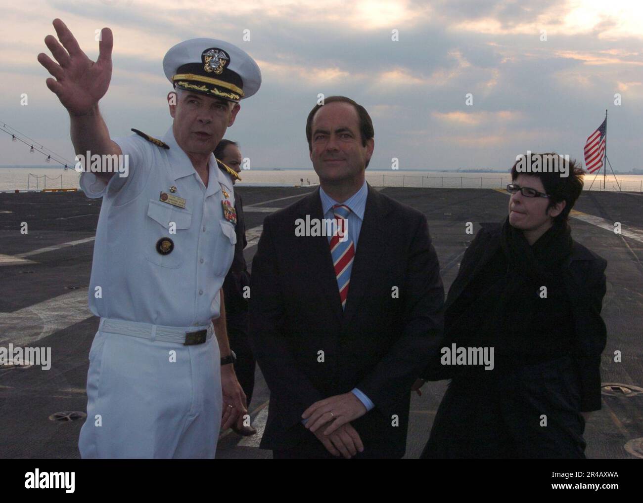 US Navy Capt. explains the dynamics of the nuclear-powered aircraft ...