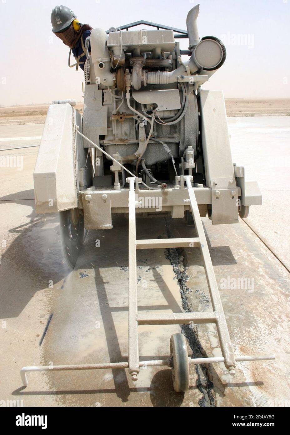 US Navy Steelworker 1st Class assigned to Naval Mobile Construction ...