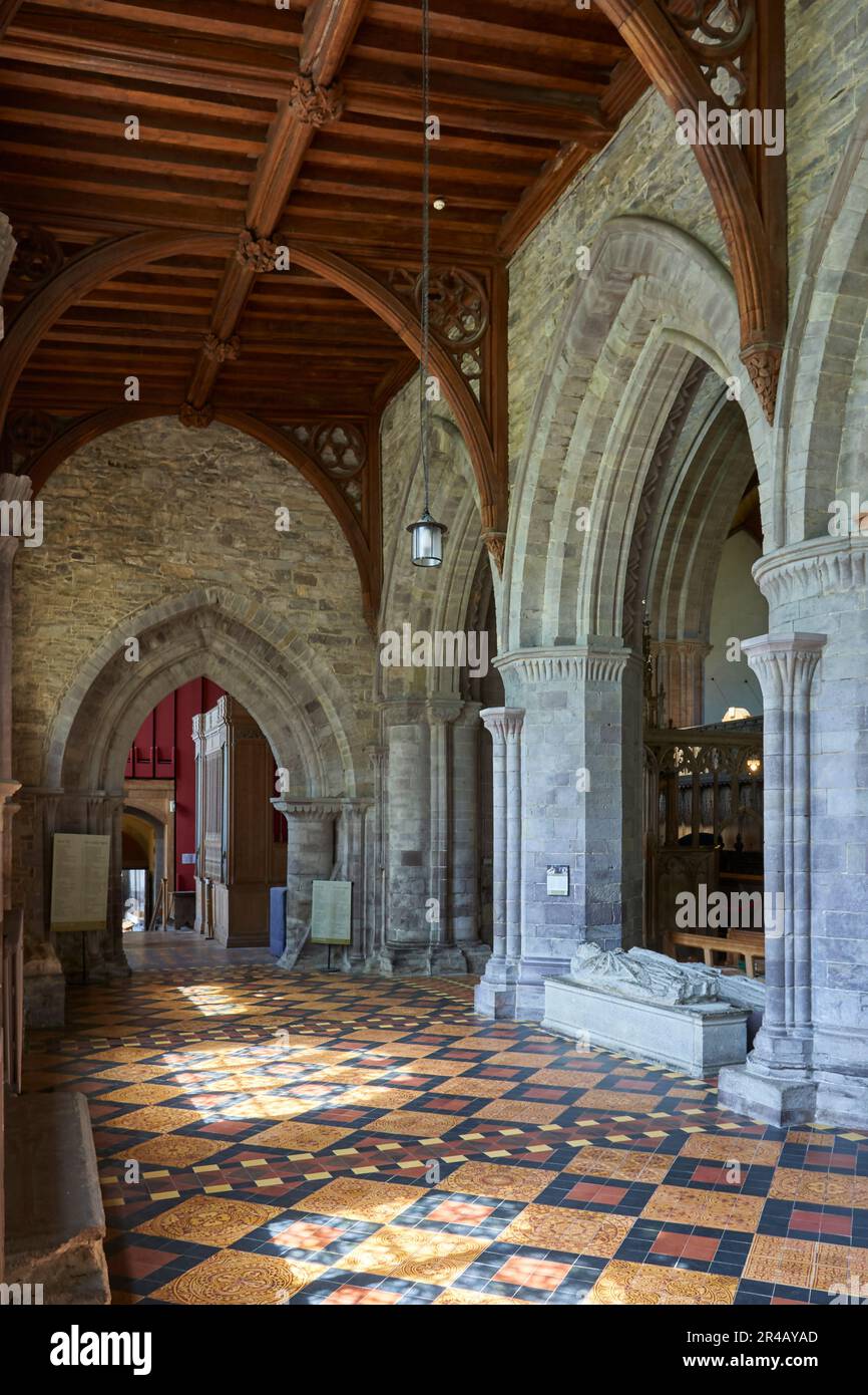 St davids cathedral interior hi-res stock photography and images - Alamy