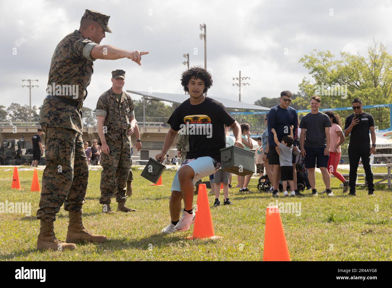 Family members of U.S. Marines with 2nd Supply Battalion, 2nd Marine ...