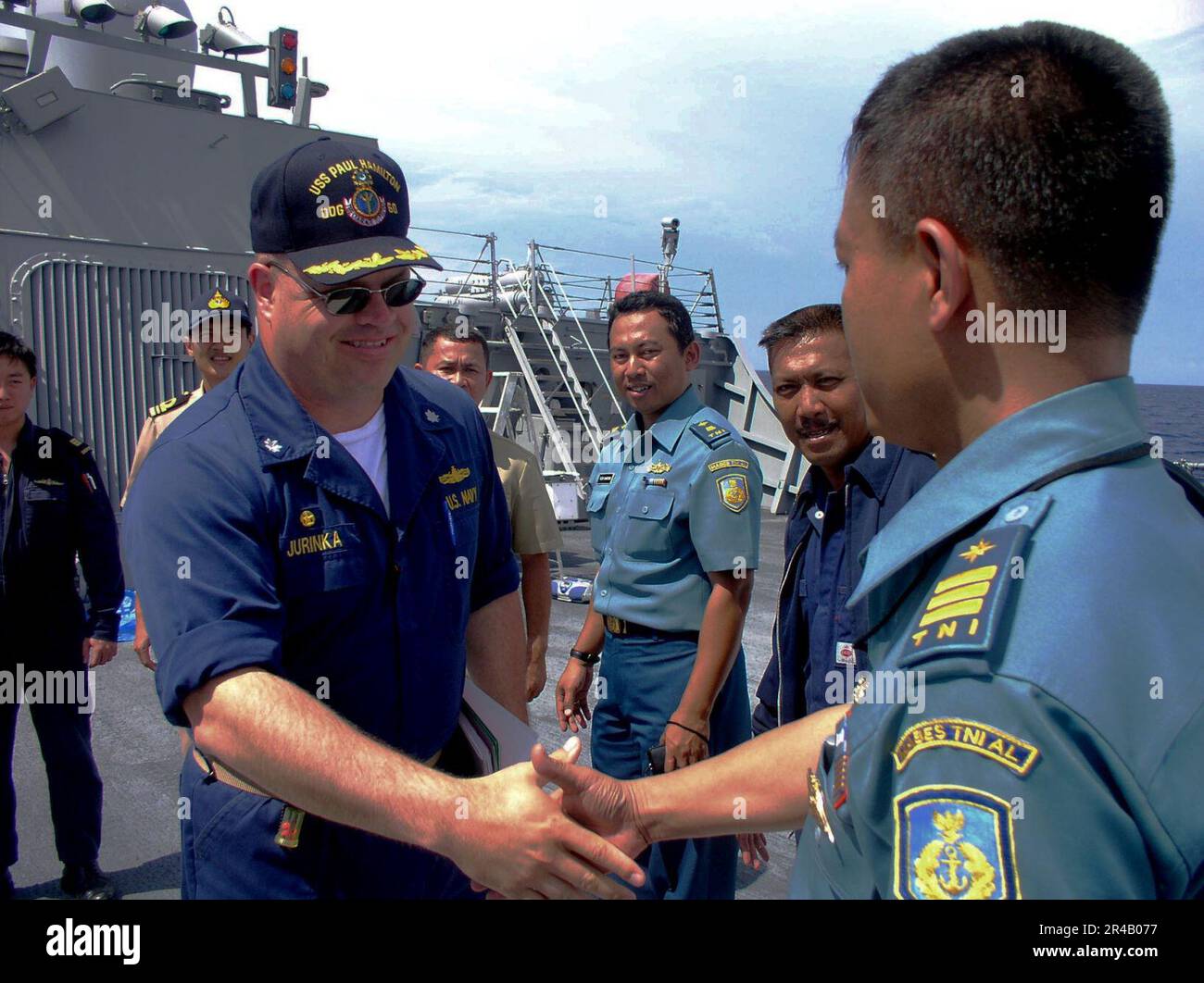 US Navy Commanding Officer, USS Paul Hamilton (DDG 60), Cmdr. welcomes ...