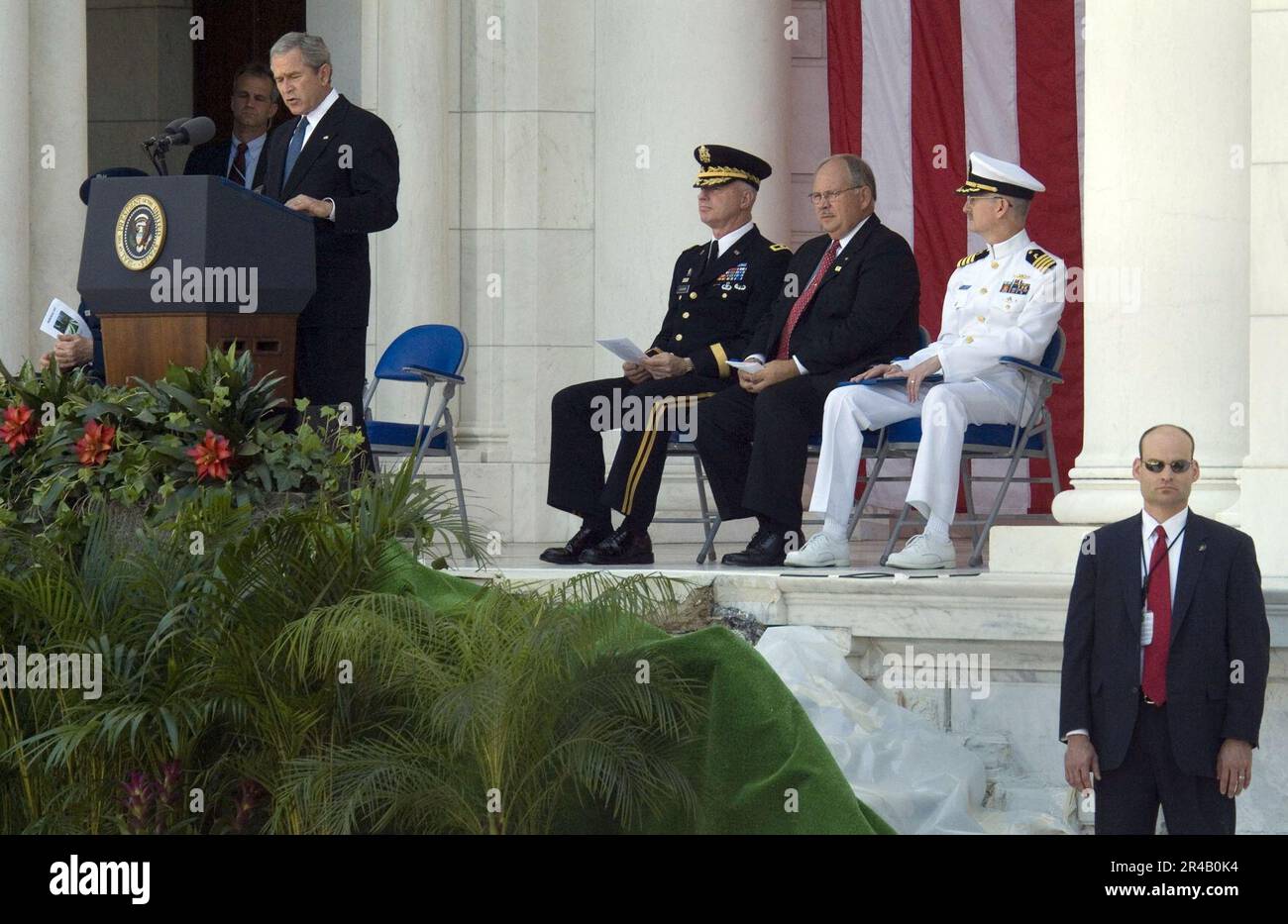 US Navy President of the United States George W. Bush addresses ...