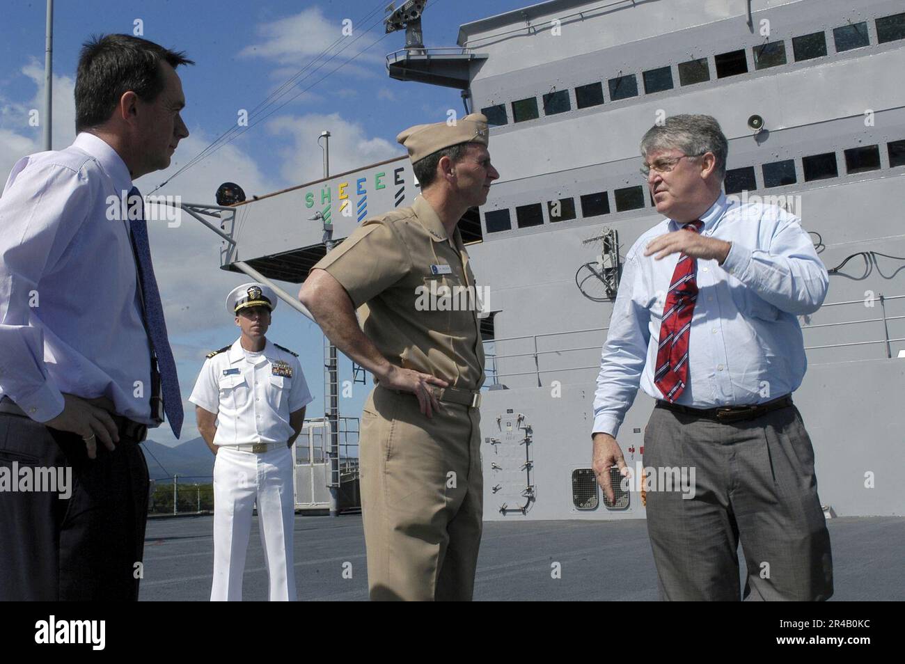 US Navy Vice Adm. Jonathan Greenert speaks with Cairns Mayor Kevin ...