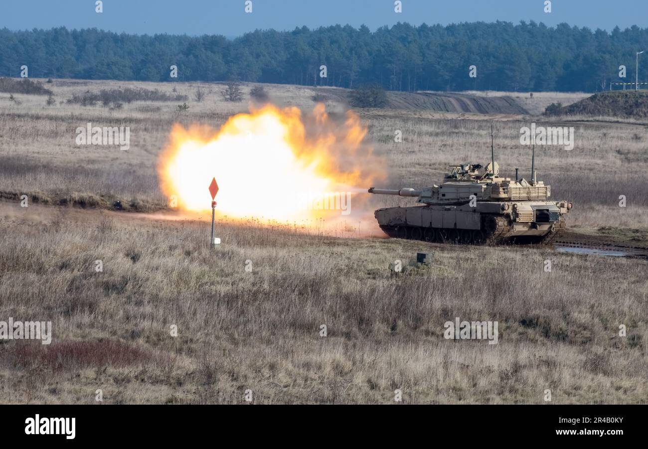 U.S. Soldiers assigned to 2nd Battalion, 70th Armor Regiment, 2nd ...