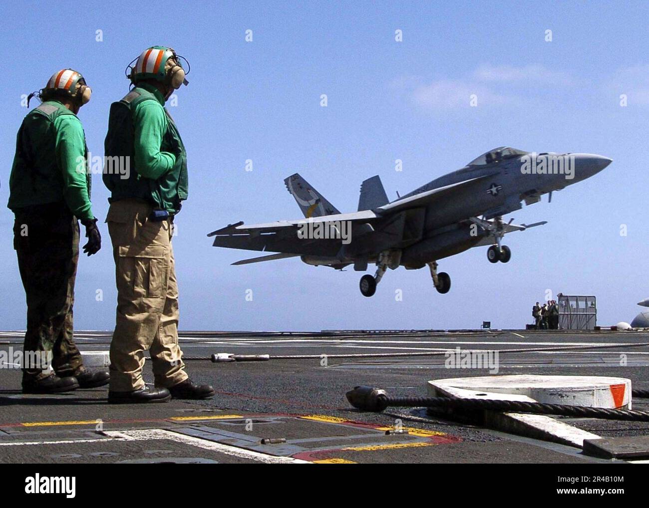US Navy An F-A-18E Super Hornet assigned to Kestrels of Strike Fighter ...
