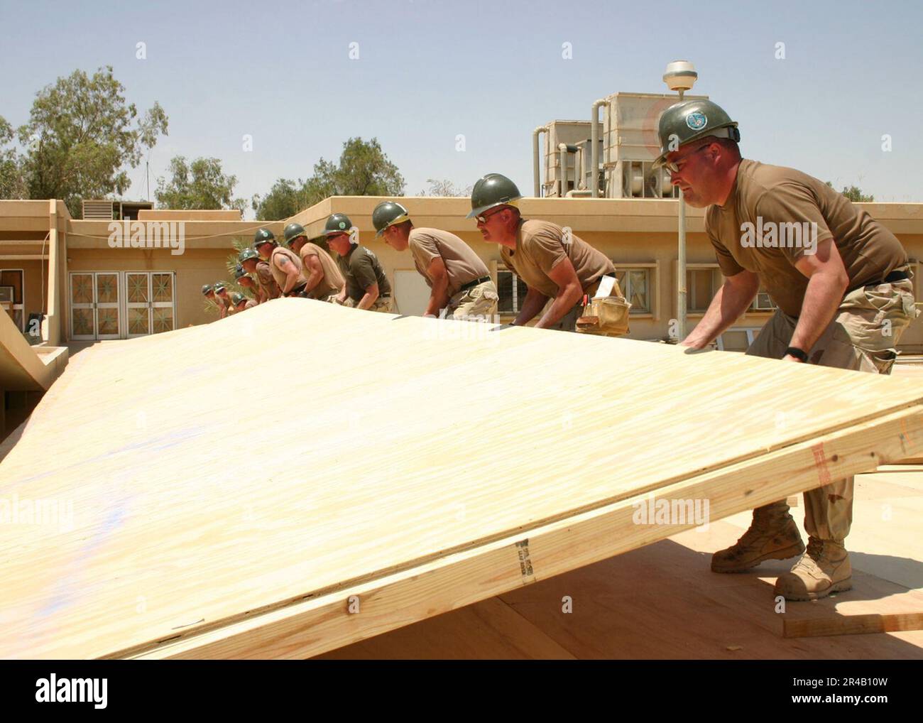 US Navy U.S. Navy Seabees assigned to Naval Mobile Construction ...