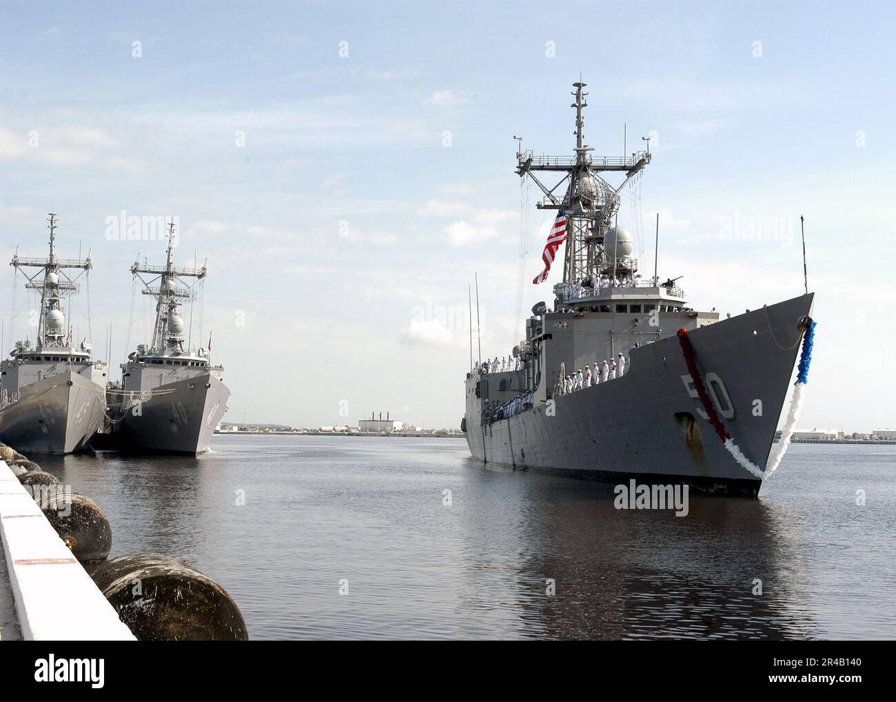 US Navy Sailors aboard the guided missile frigate USS Taylor (FFG 50 ...