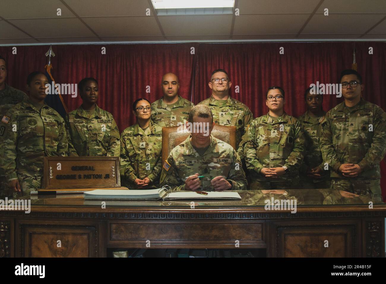 Sma michael a grinston hi-res stock photography and images - Alamy