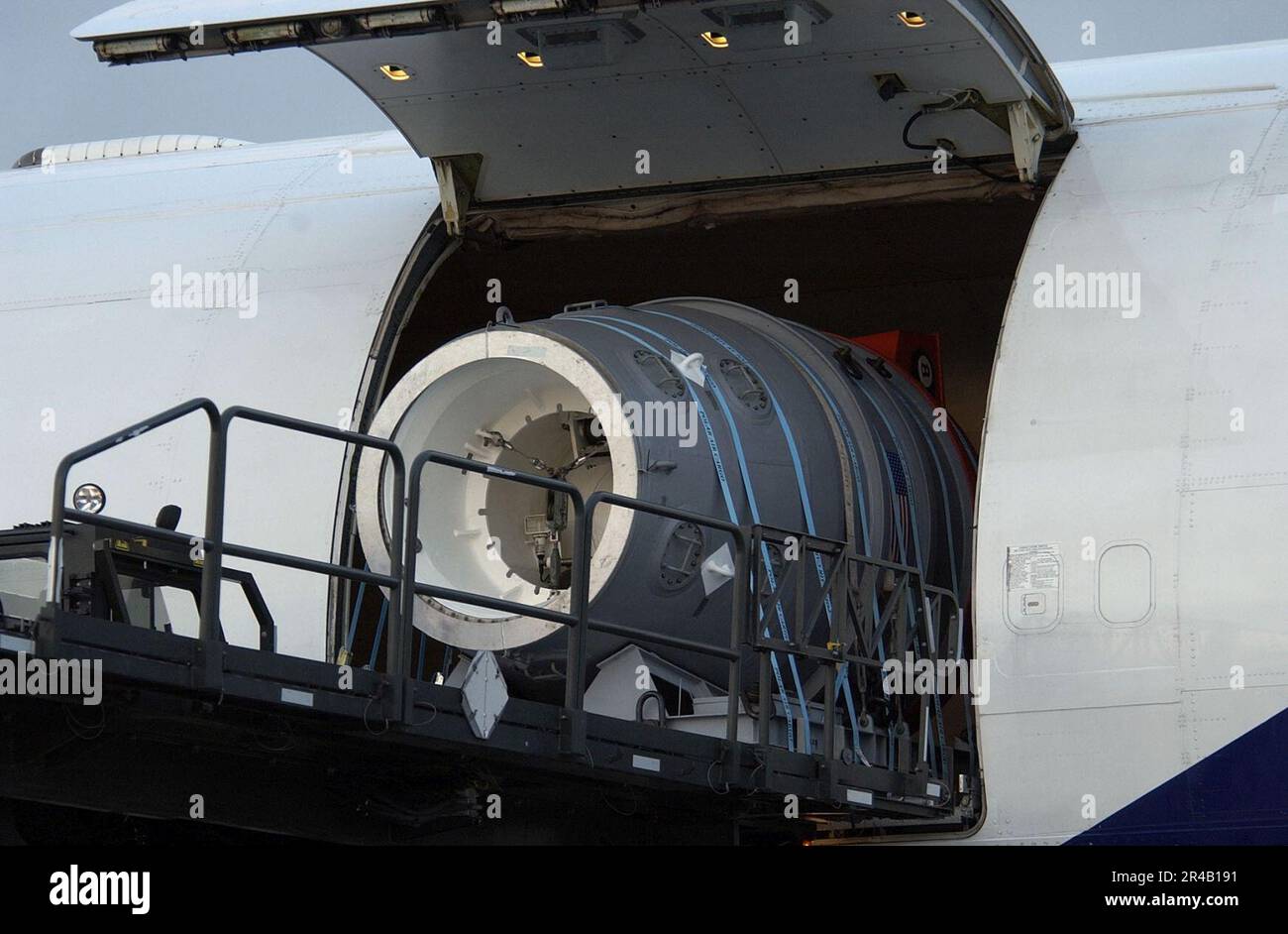 US Navy The Navy's Deep Submergence Unit Submarine Rescue Chamber (SRC ...