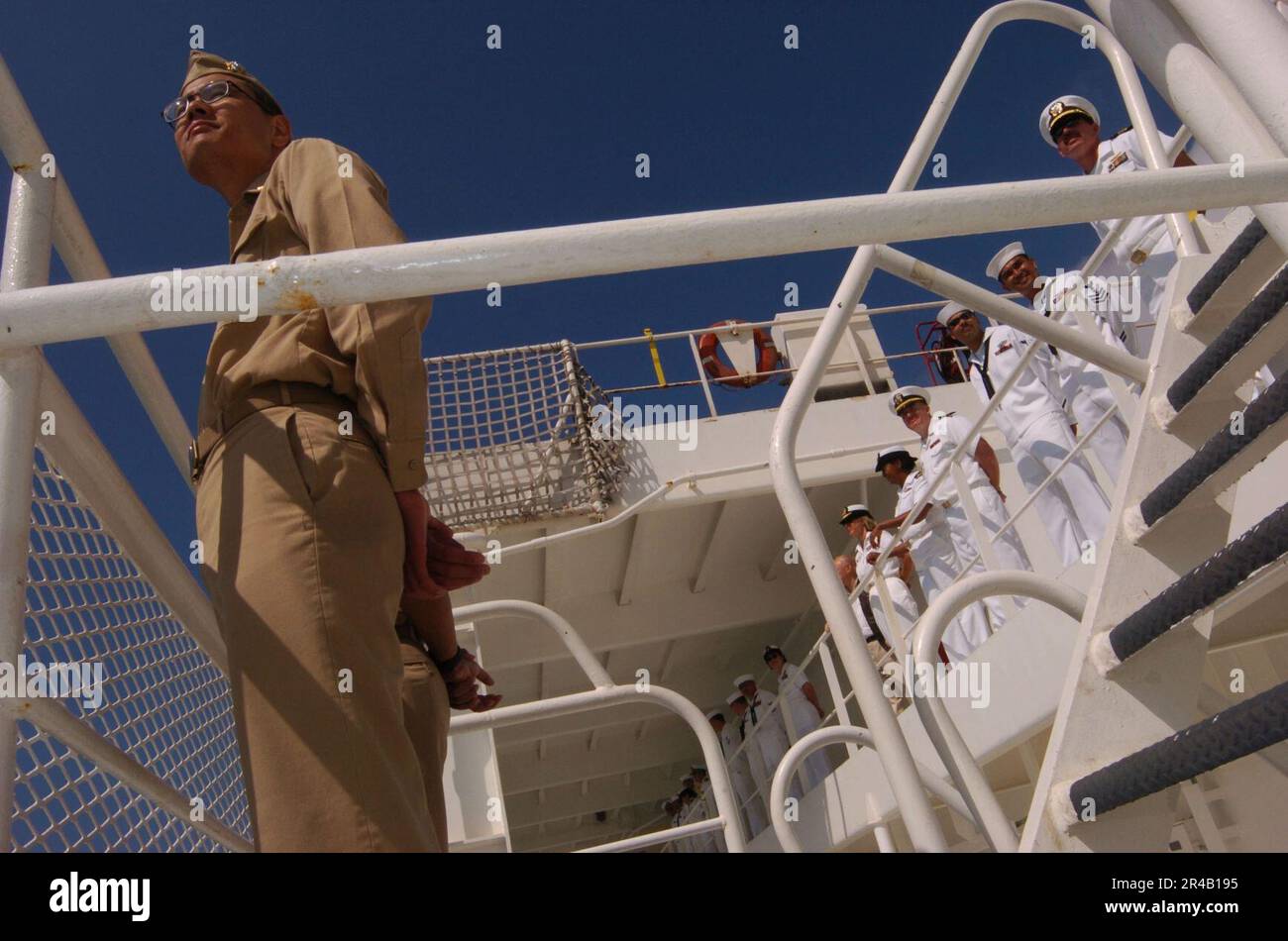 Us naval ship mercy hi-res stock photography and images - Alamy