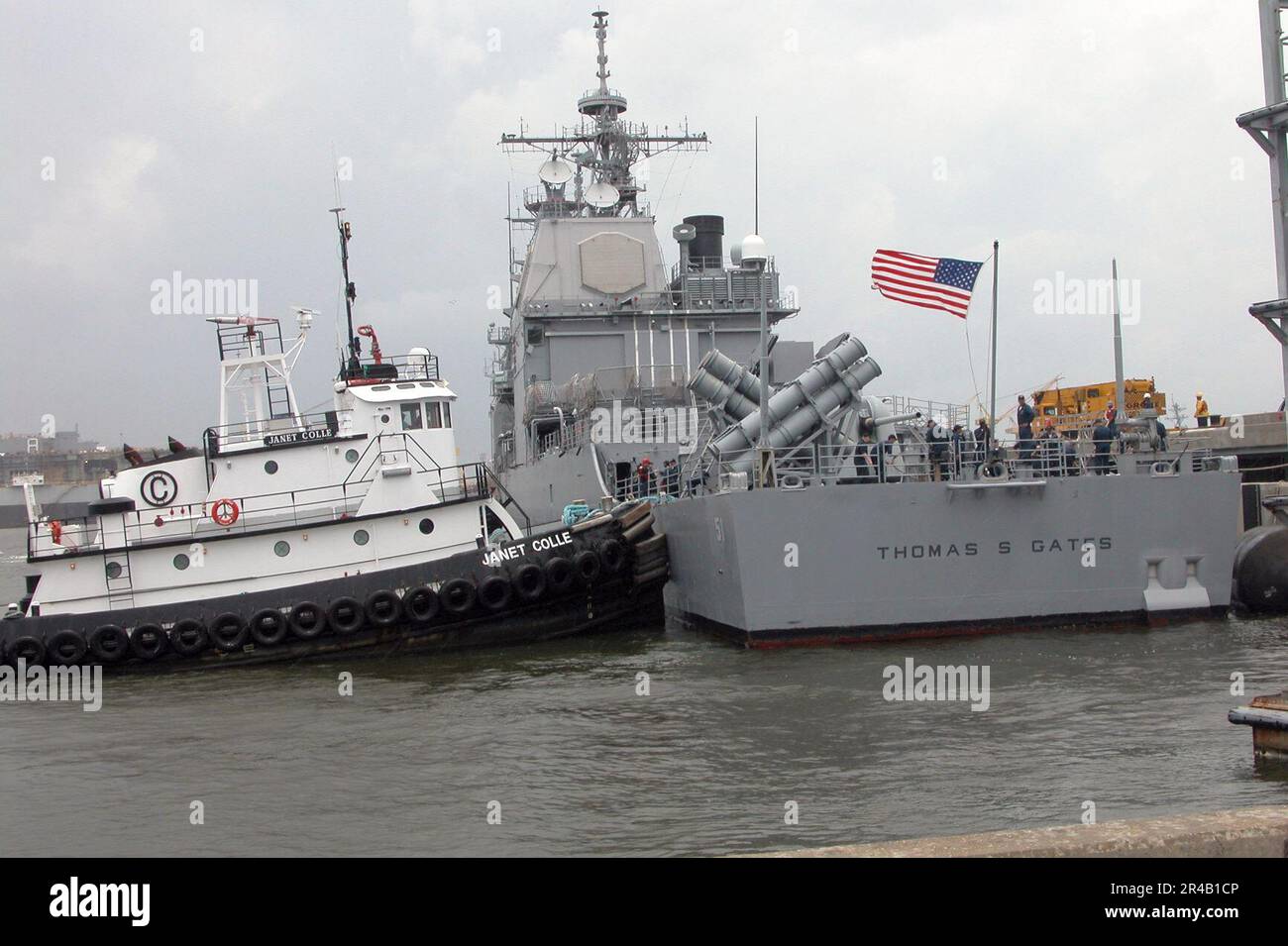 US Navy The guided missile cruiser USS Thomas S. Gates (CG 51) gets ...