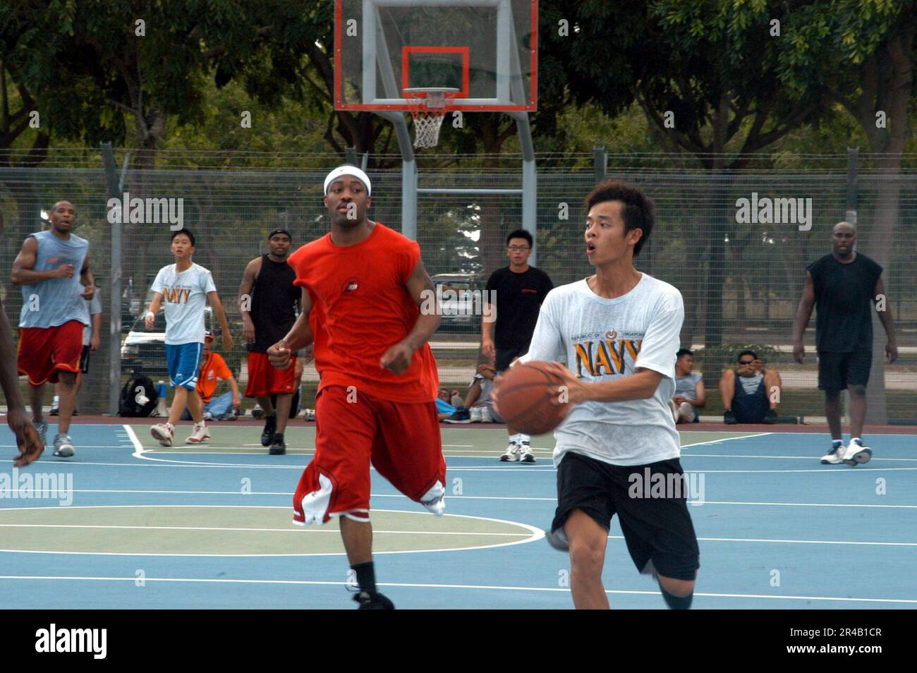 US Navy Engineman 3rd Class assigned to USS Fort McHenry (LSD 43 ...