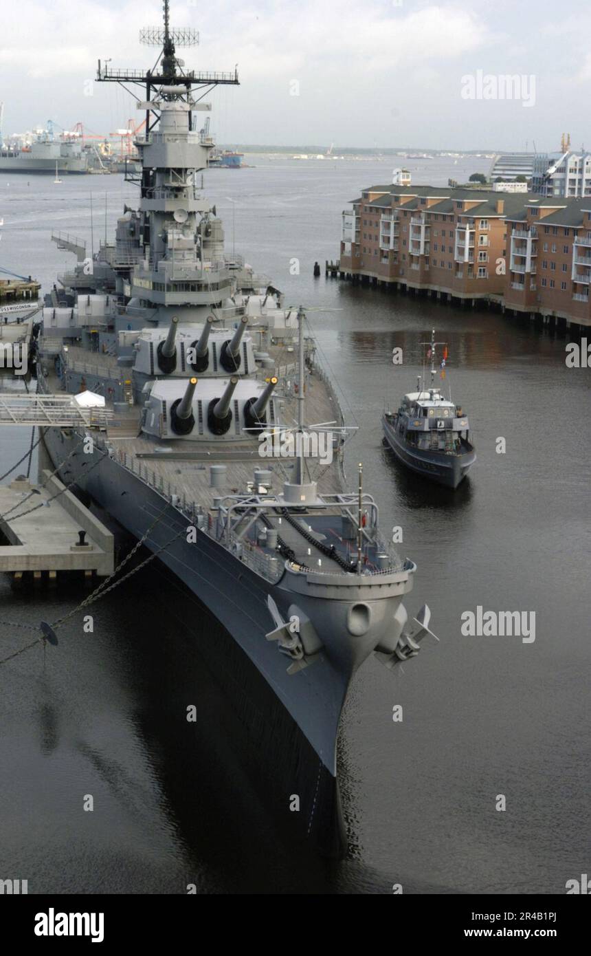 US Navy The Office of Naval Research (ONR) Afloat Lab, YP-679, Starfish ...