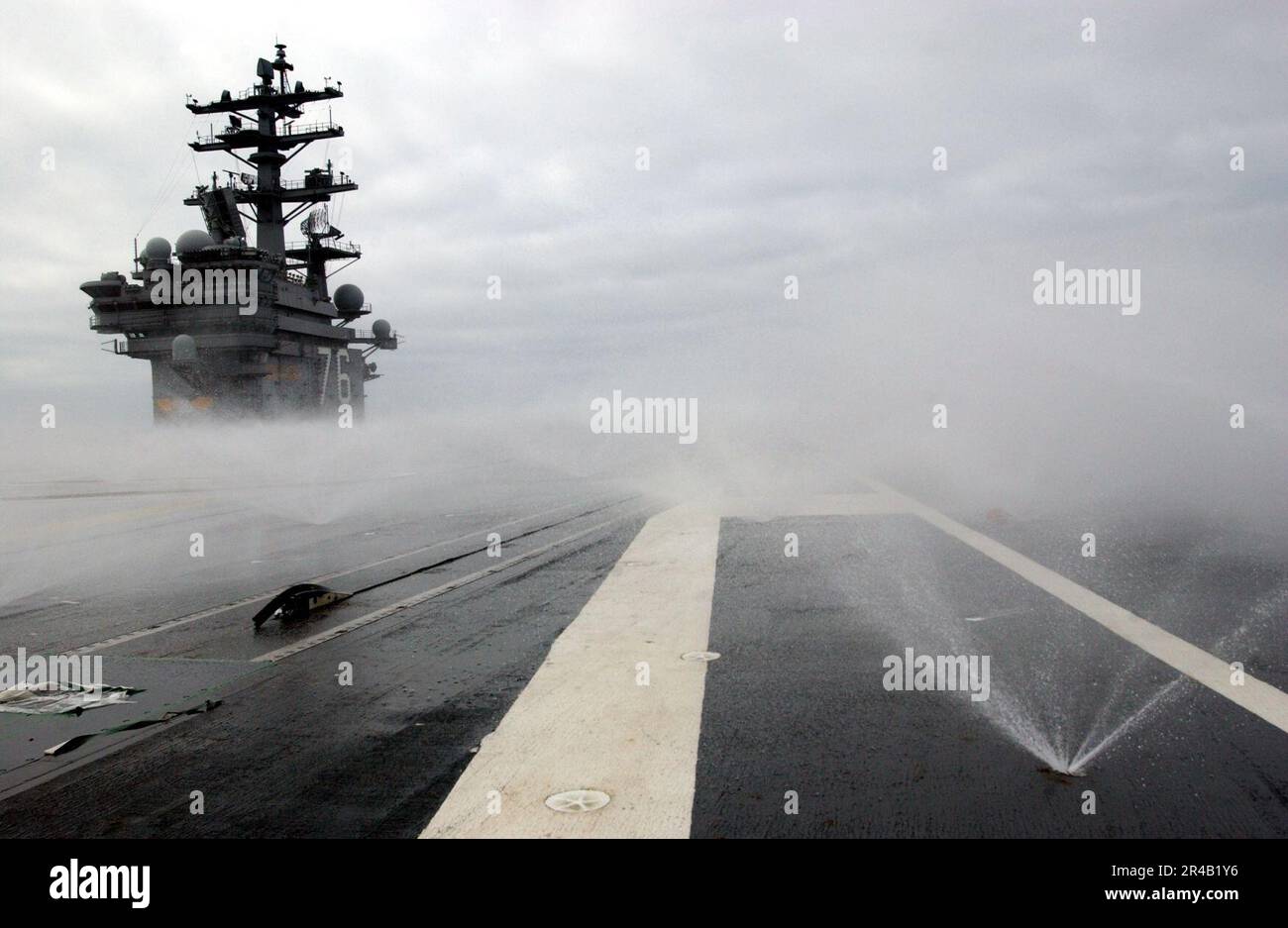 US Navy The Nimitz-class aircraft carrier USS Ronald Reagan (CVN 76 ...