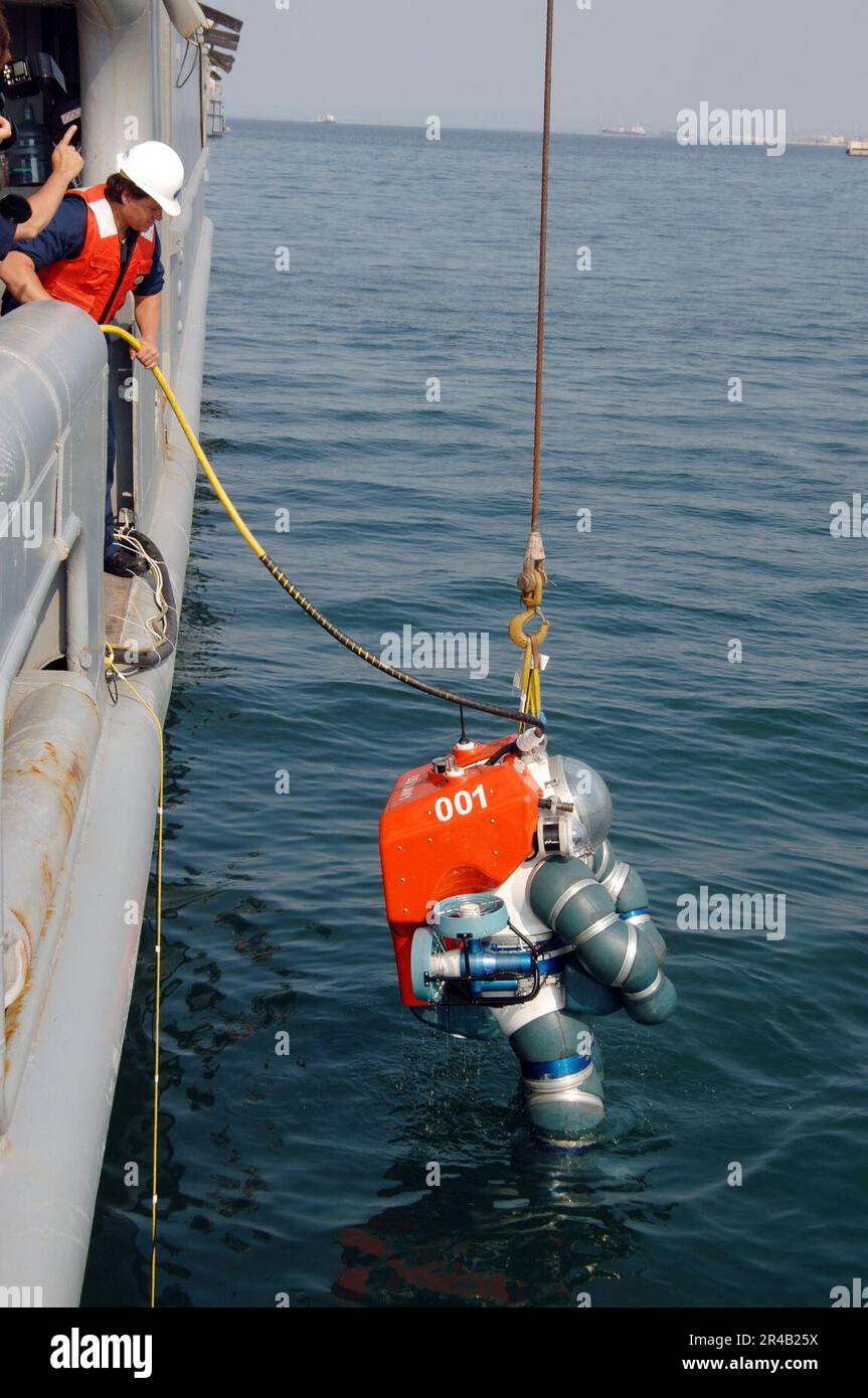 Atmospheric diving system hi-res stock photography and images - Alamy