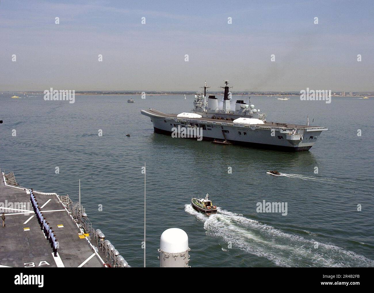 US Navy Sailors aboard the amphibious assault ship USS Saipan (LHA 2 ...