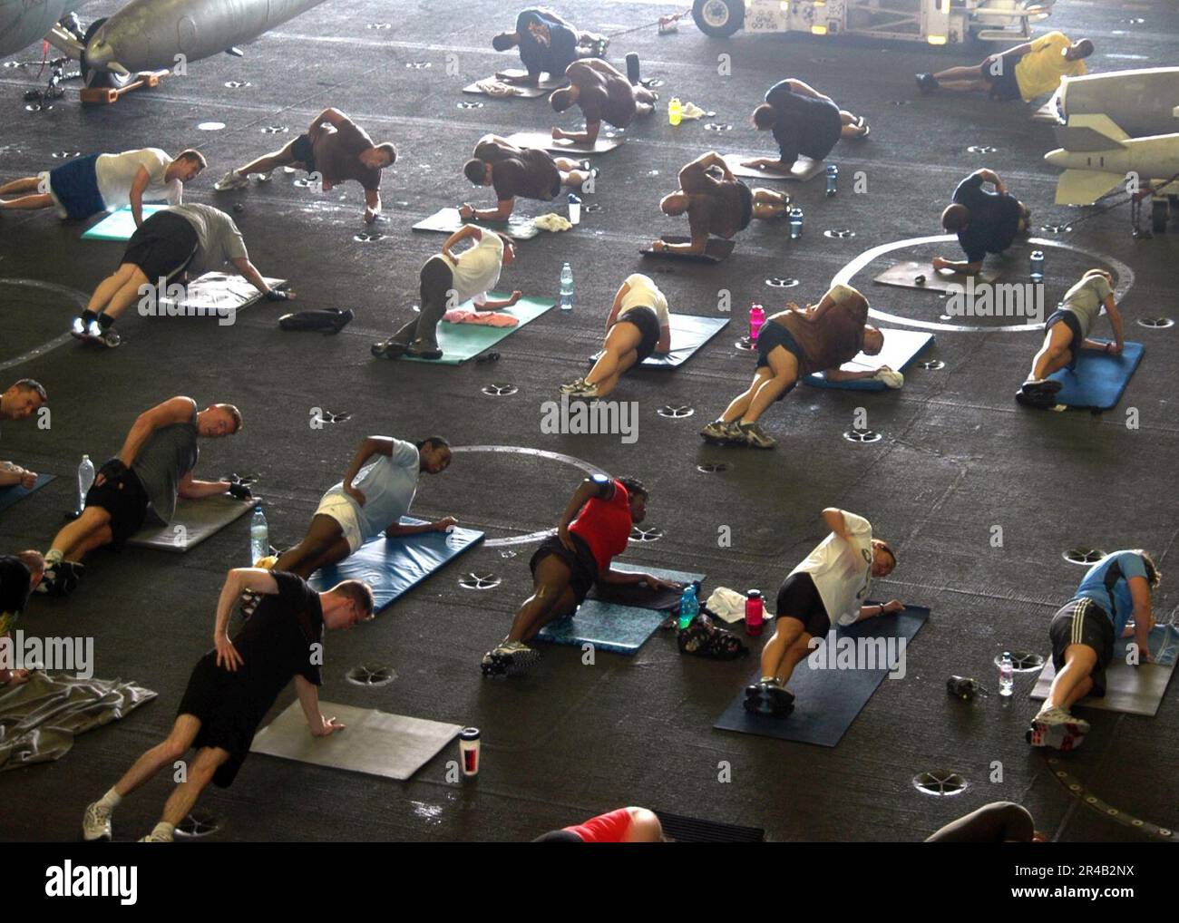 US Navy Members of the embarked Explosive Ordnance Disposal (EOD) team ...