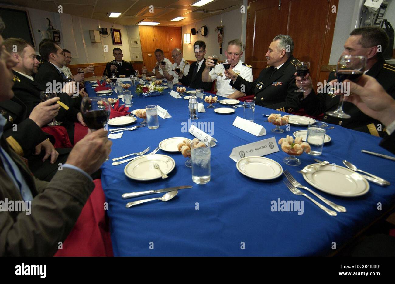 US Navy Commanding Officer, USS Curtis Wilber (DDG 54), Cmdr. toasts ...