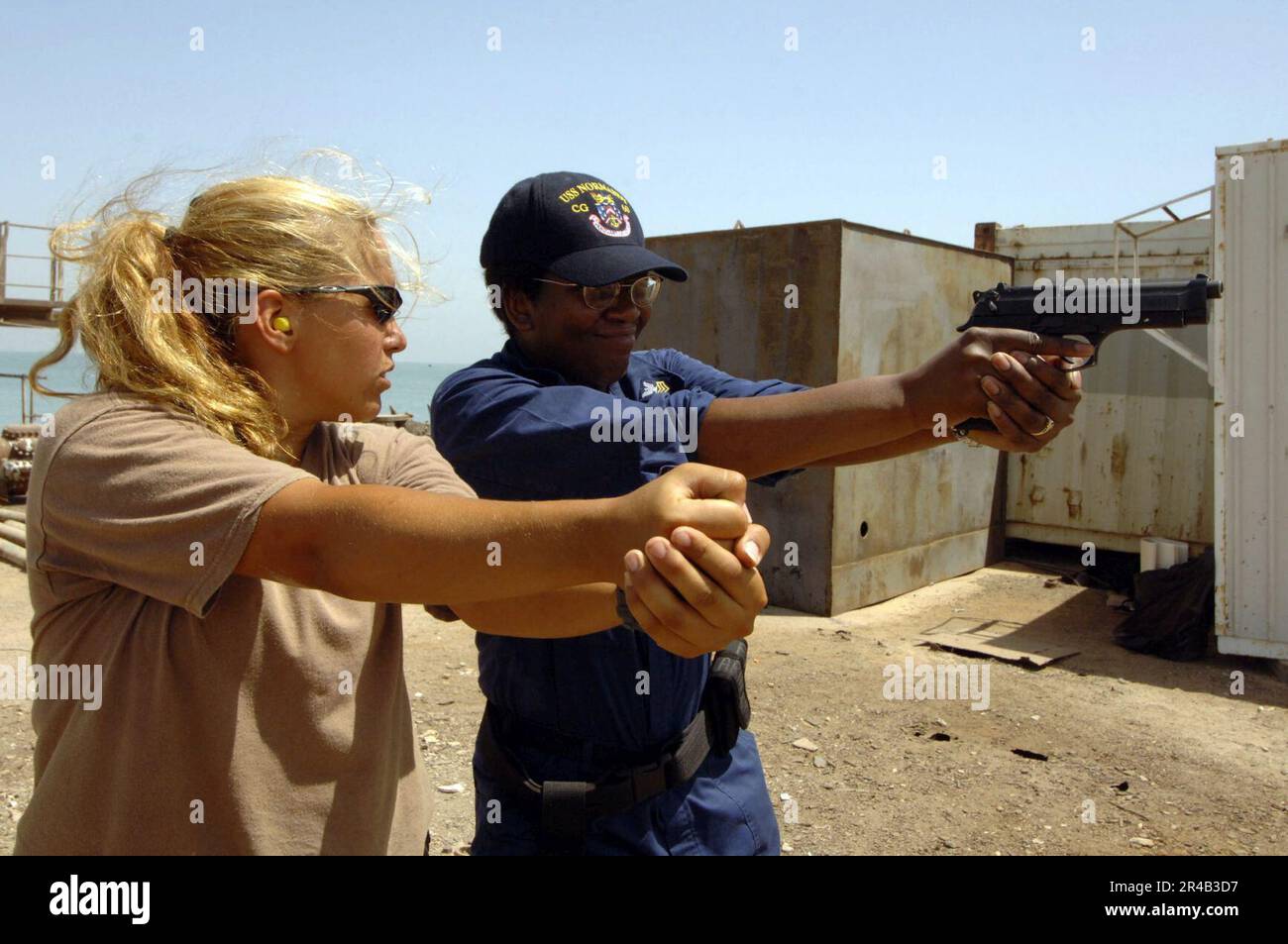 US Navy Gunner's Mate 2nd Class assigned to Mobile Security Detachment ...