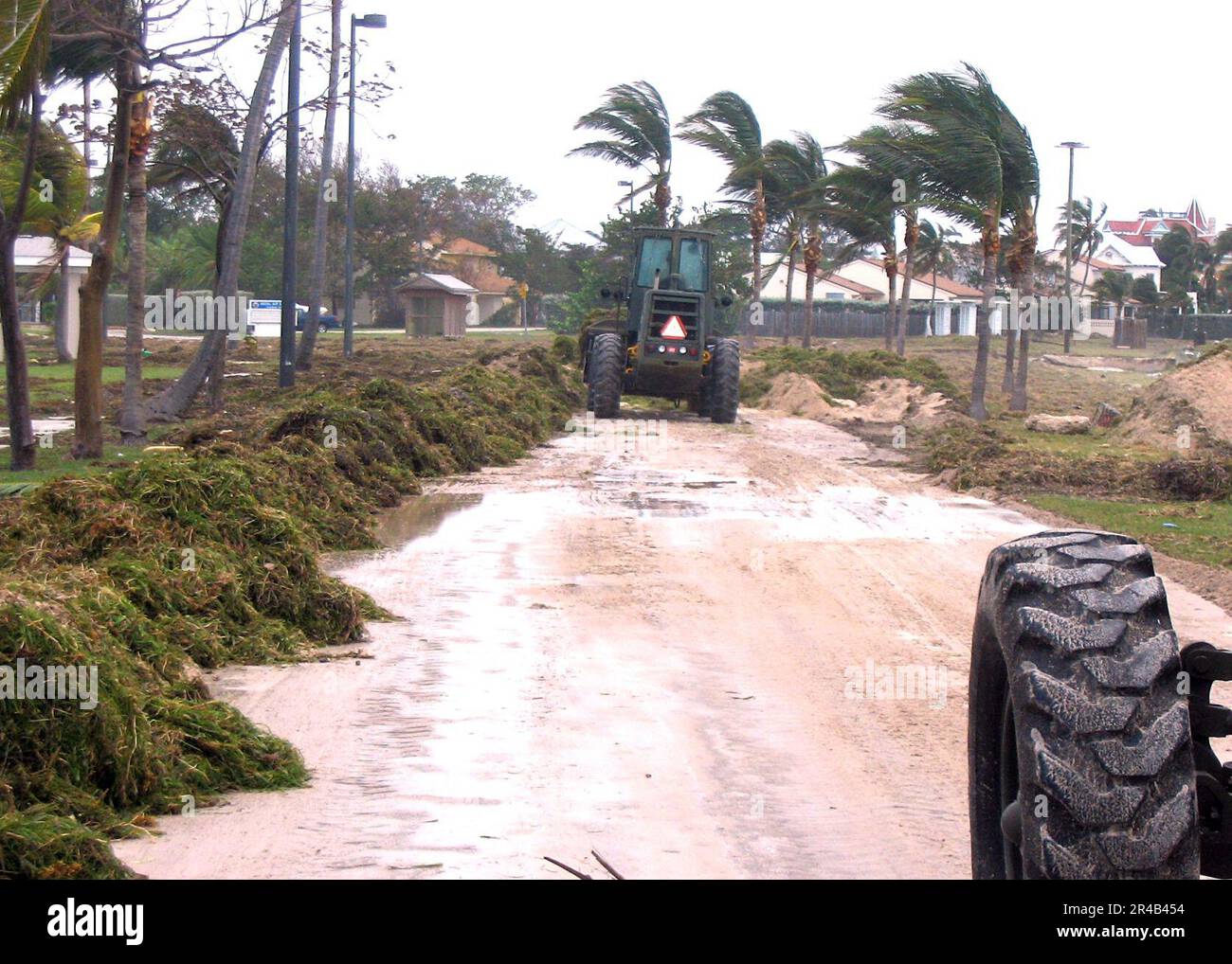 US Navy U.S. Navy Seabees assigned to Construction Battalion ...