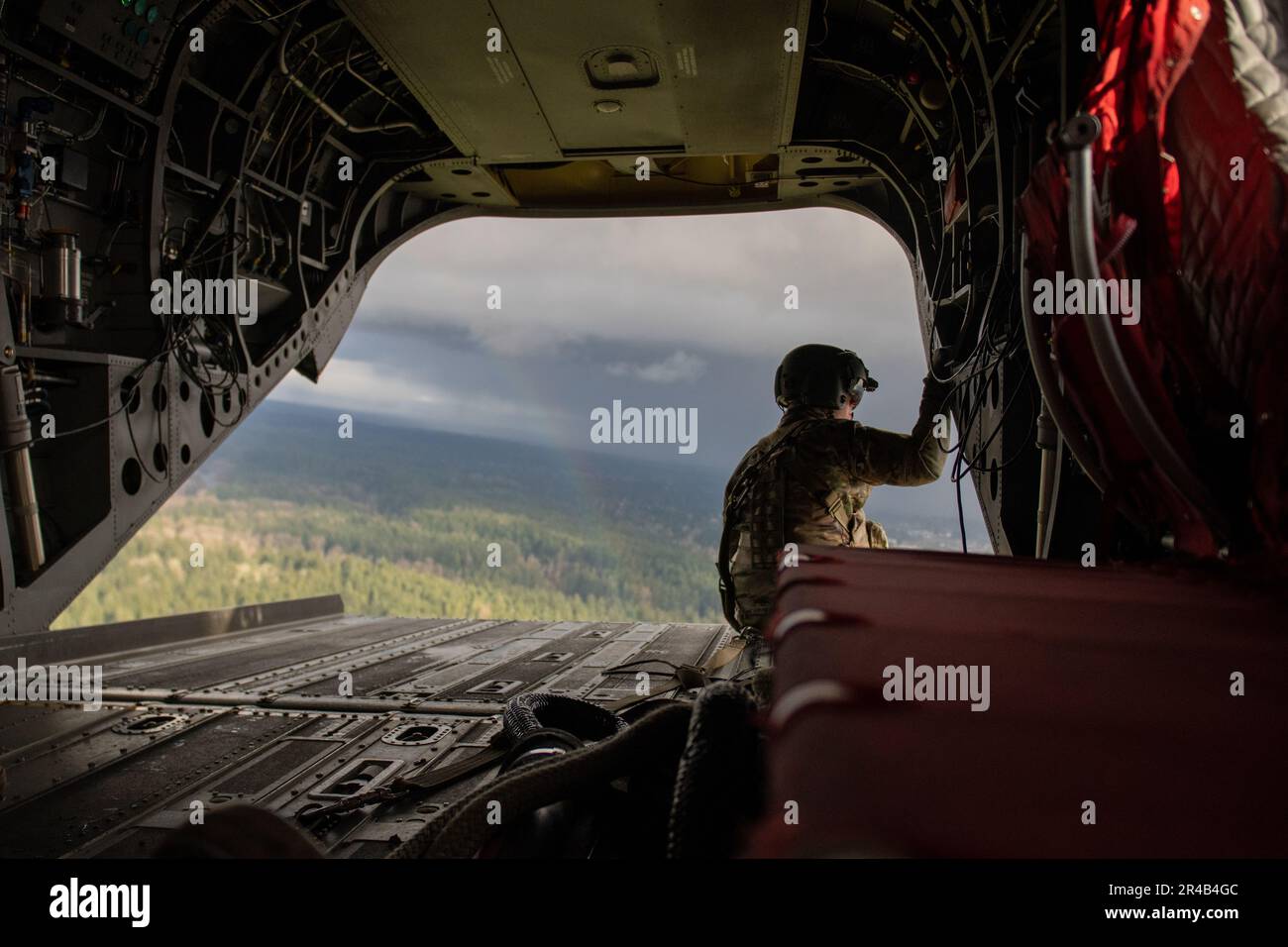 Washington Army National Guard crew chief with the 168th General ...