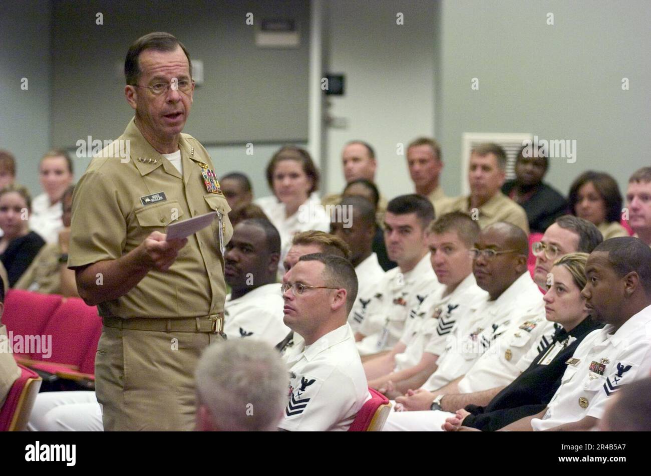 US Navy Chief of Naval Operations Adm. Mike Mullen conducts an all ...