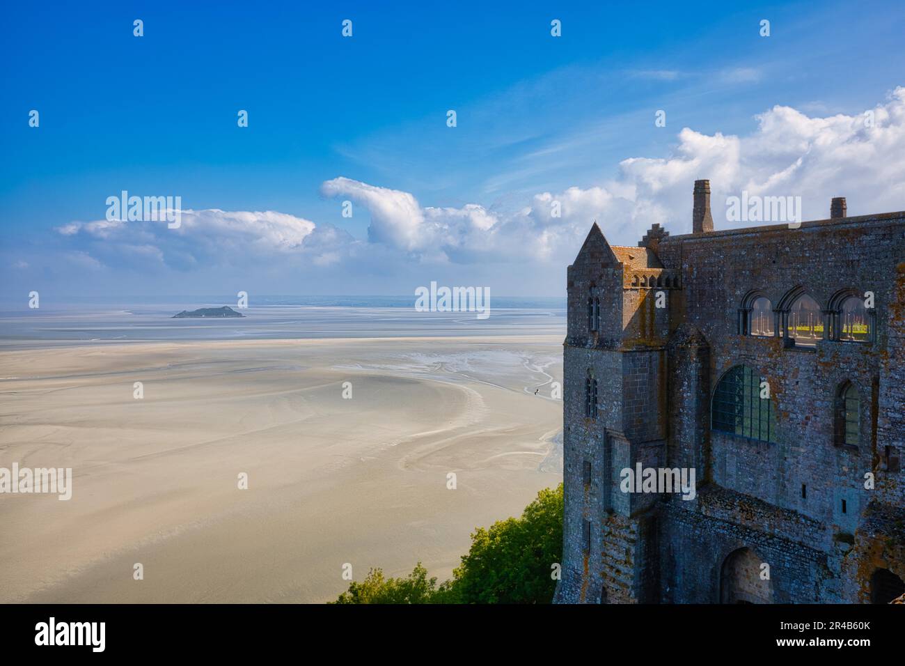 Wall le mont saint michel hi-res stock photography and images - Alamy