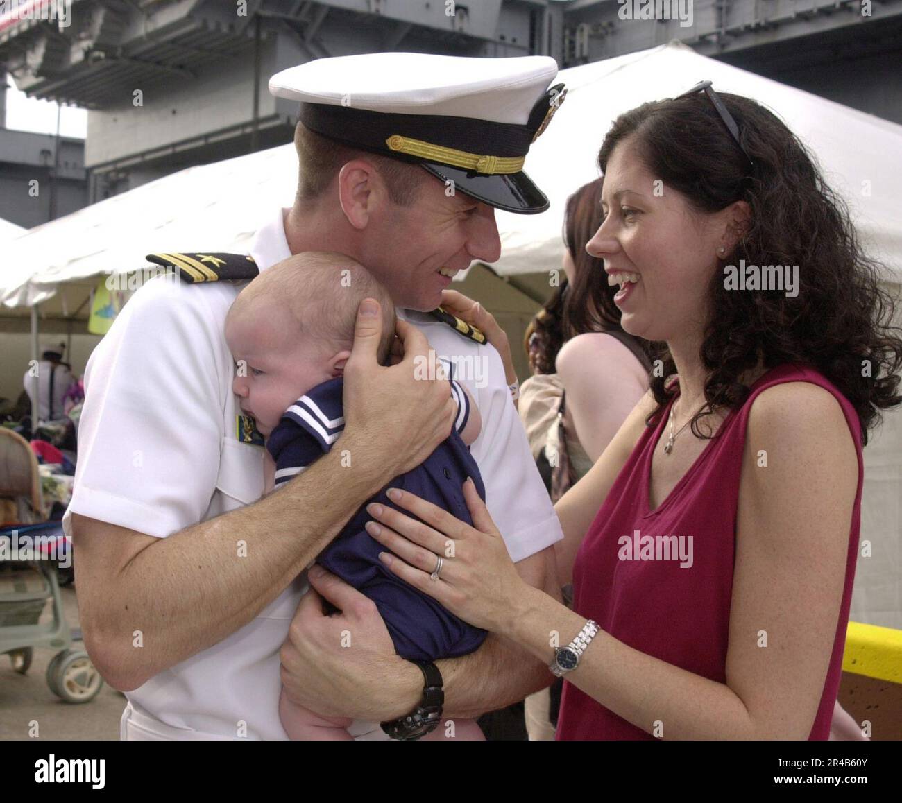 On board the us nimitz class aircraft carrier hi-res stock photography ...