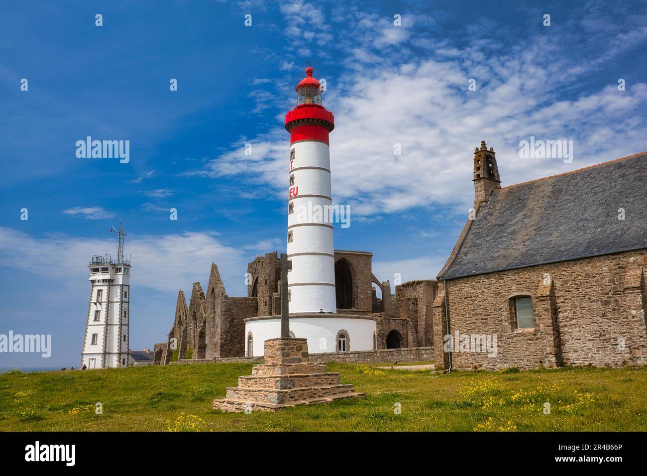 Phare de Saint-Mathieu, lighthouse, Department of Finisterre, Brittany ...