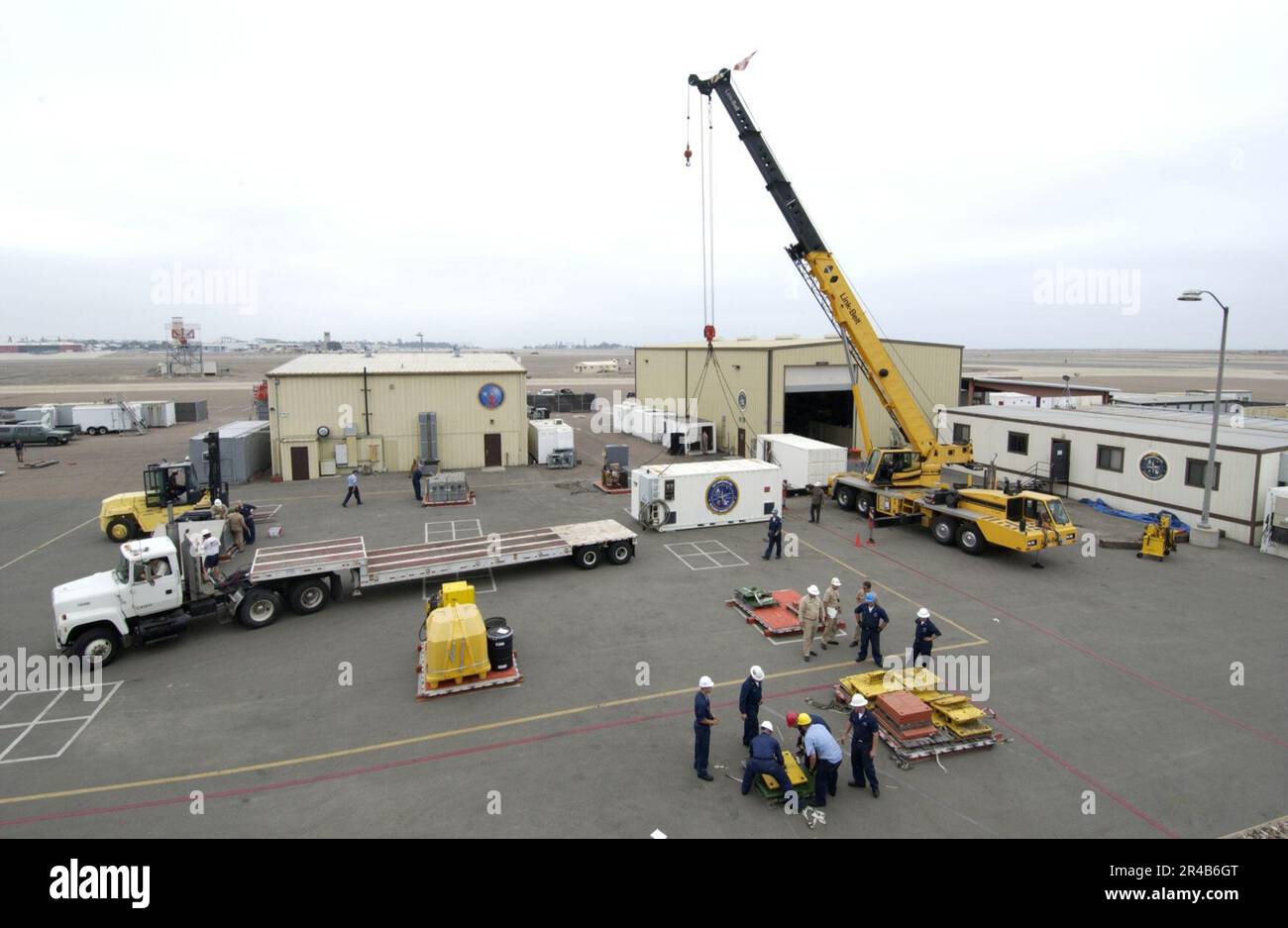 US Navy ROV Super Scorpio is prepared for deployment Stock Photo - Alamy