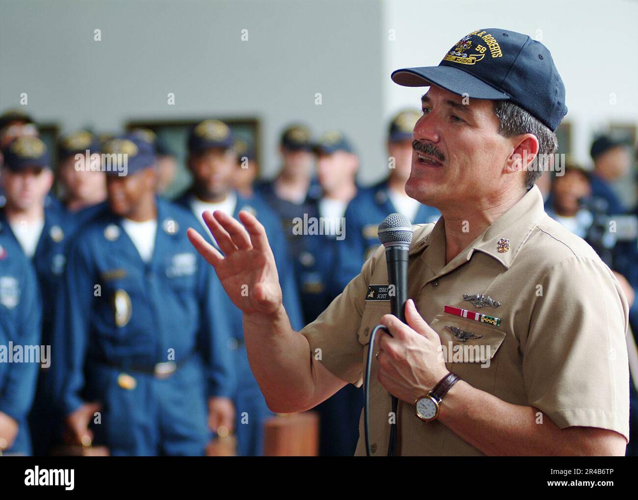 Master chief petty officer of the navy mcpon terry scott hi-res stock ...
