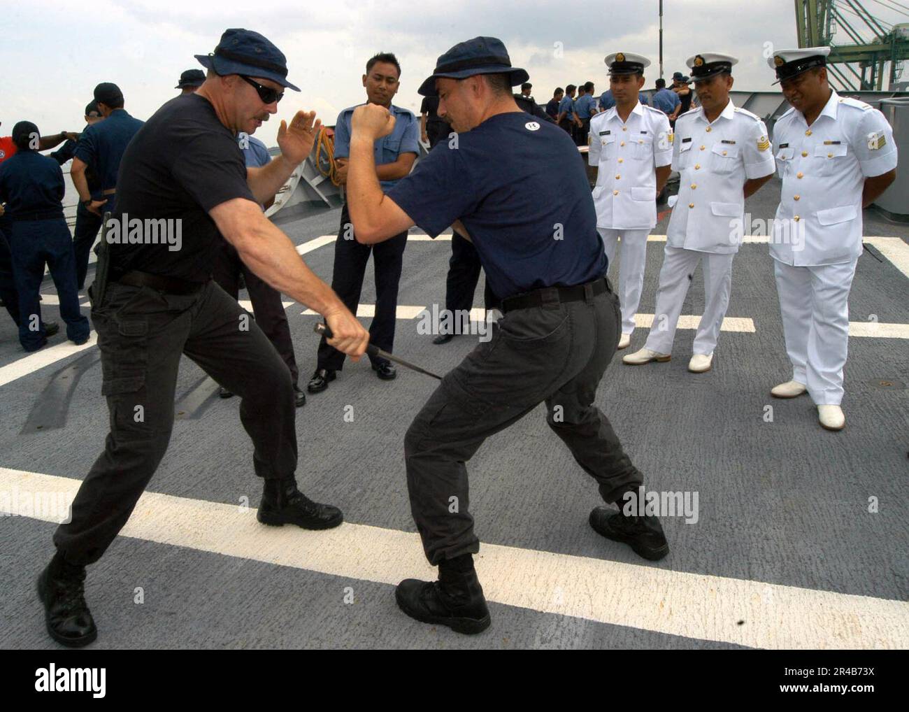 US Navy Assistant Boarding Officer, USS Rodney M. Davis (FFG 60), Chief ...