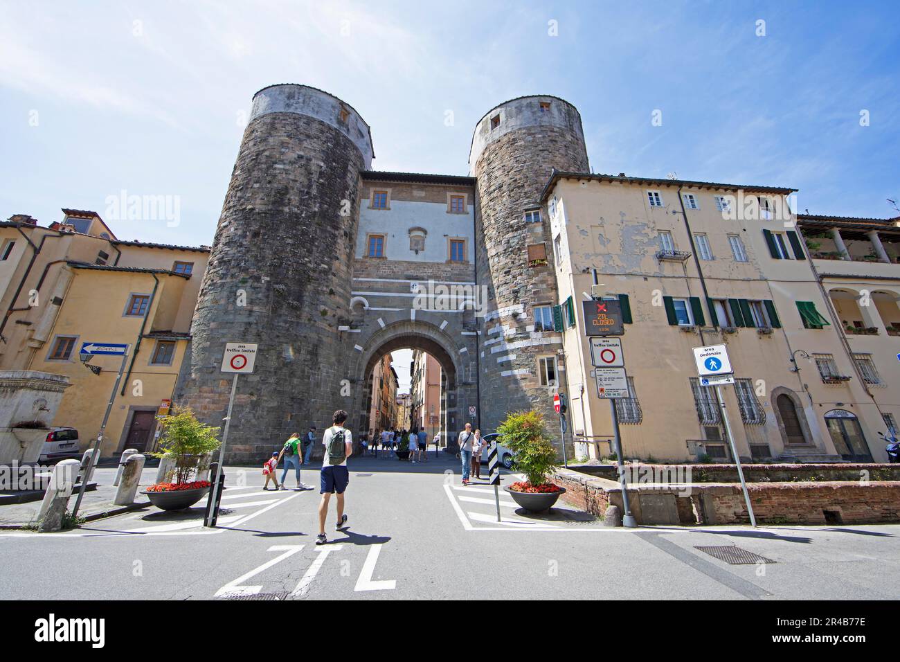City Gate Porta San Gervasio, Lucca, Tuscany, Italy Stock Photo - Alamy