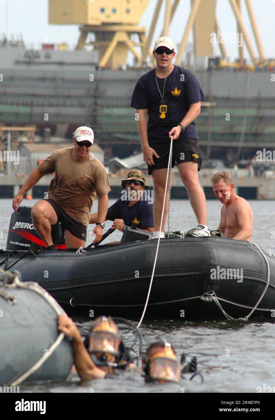 US Navy U.S. Navy Lt.j.g. assigned to Explosive Ordnance Disposal ...