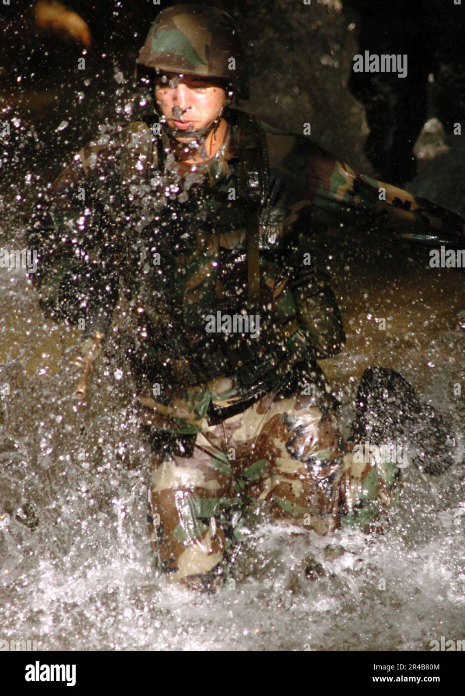 US Navy U.S. Navy Construction Electrician Constructionman races ...