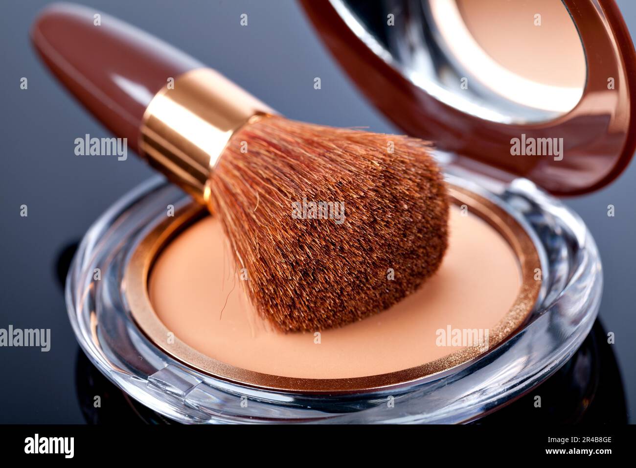 Cosmetic powder compact hi-res stock photography and images - Alamy
