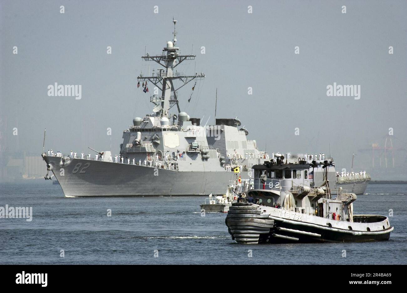 US Navy The Arleigh Burke-class guided missile destroyer USS Lassen ...