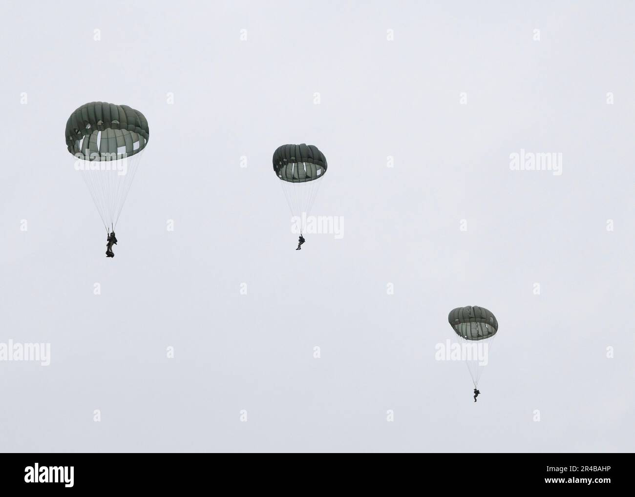 U.S. Air Force Airmen assigned to the 320th Special Tactics Squadron ...