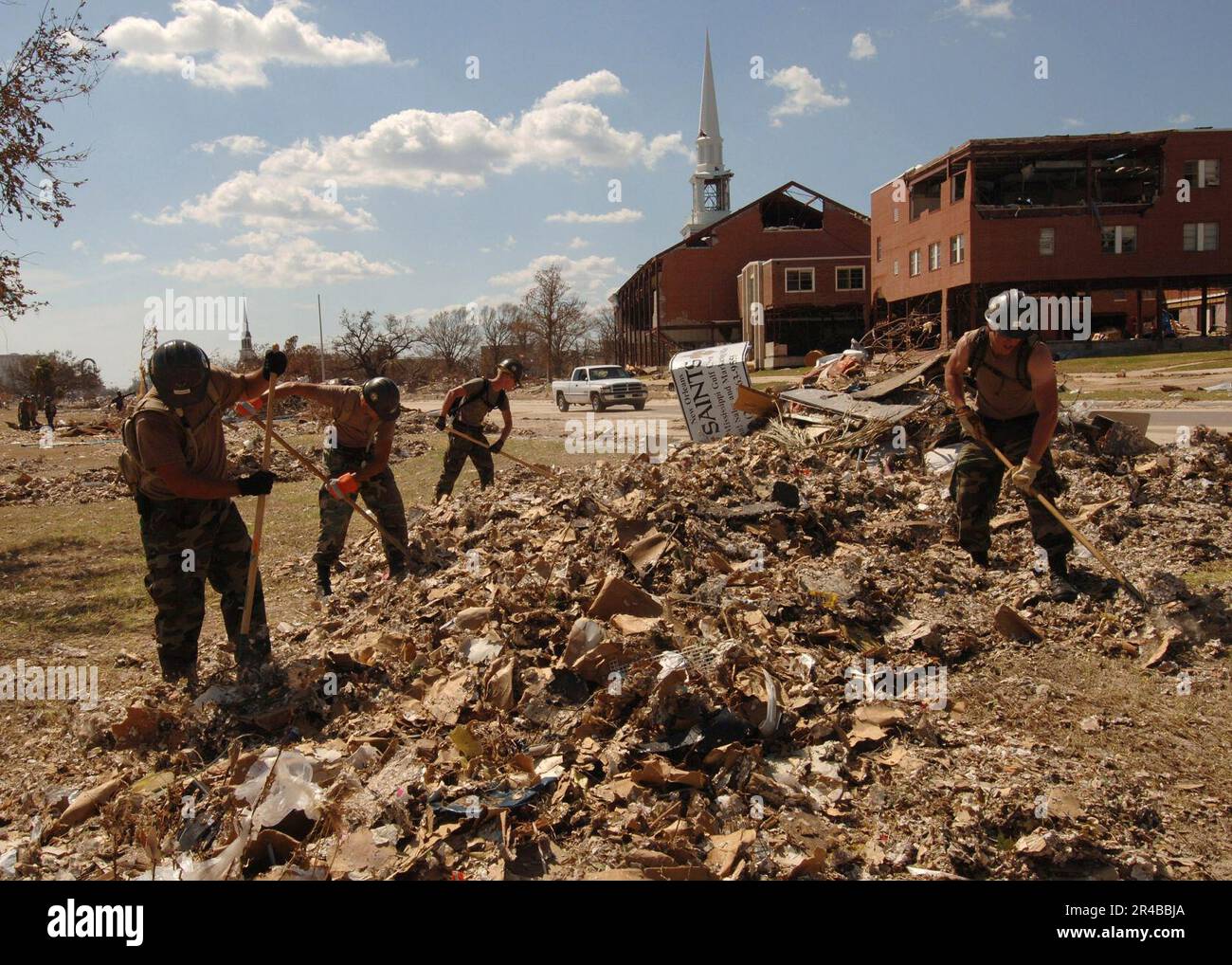 US Navy U.S. Navy Seabees assigned to Naval Mobile Construction ...