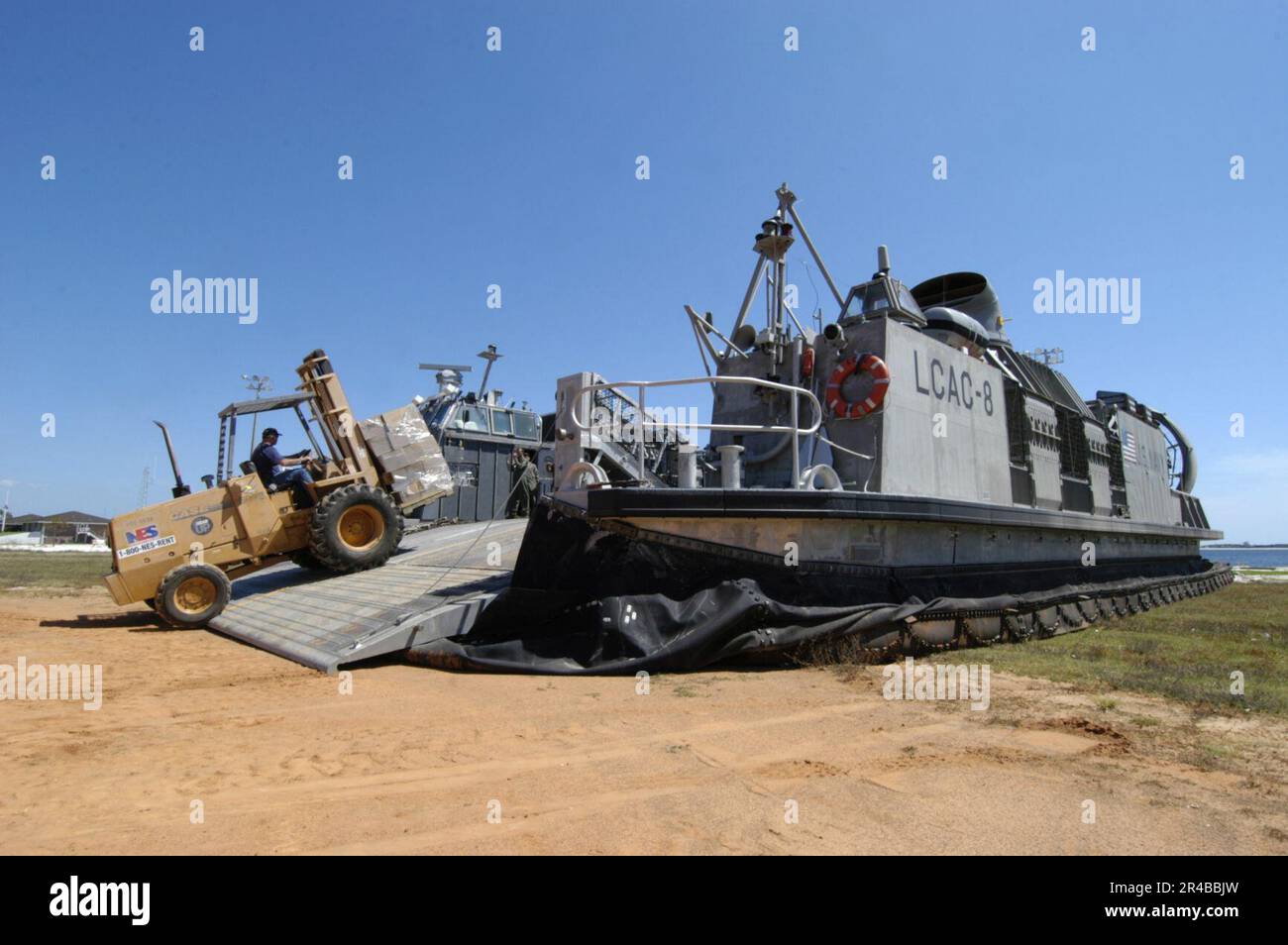 US Navy A U.S. Navy Landing Craft, Air Cushion (LCAC) is loaded with ...