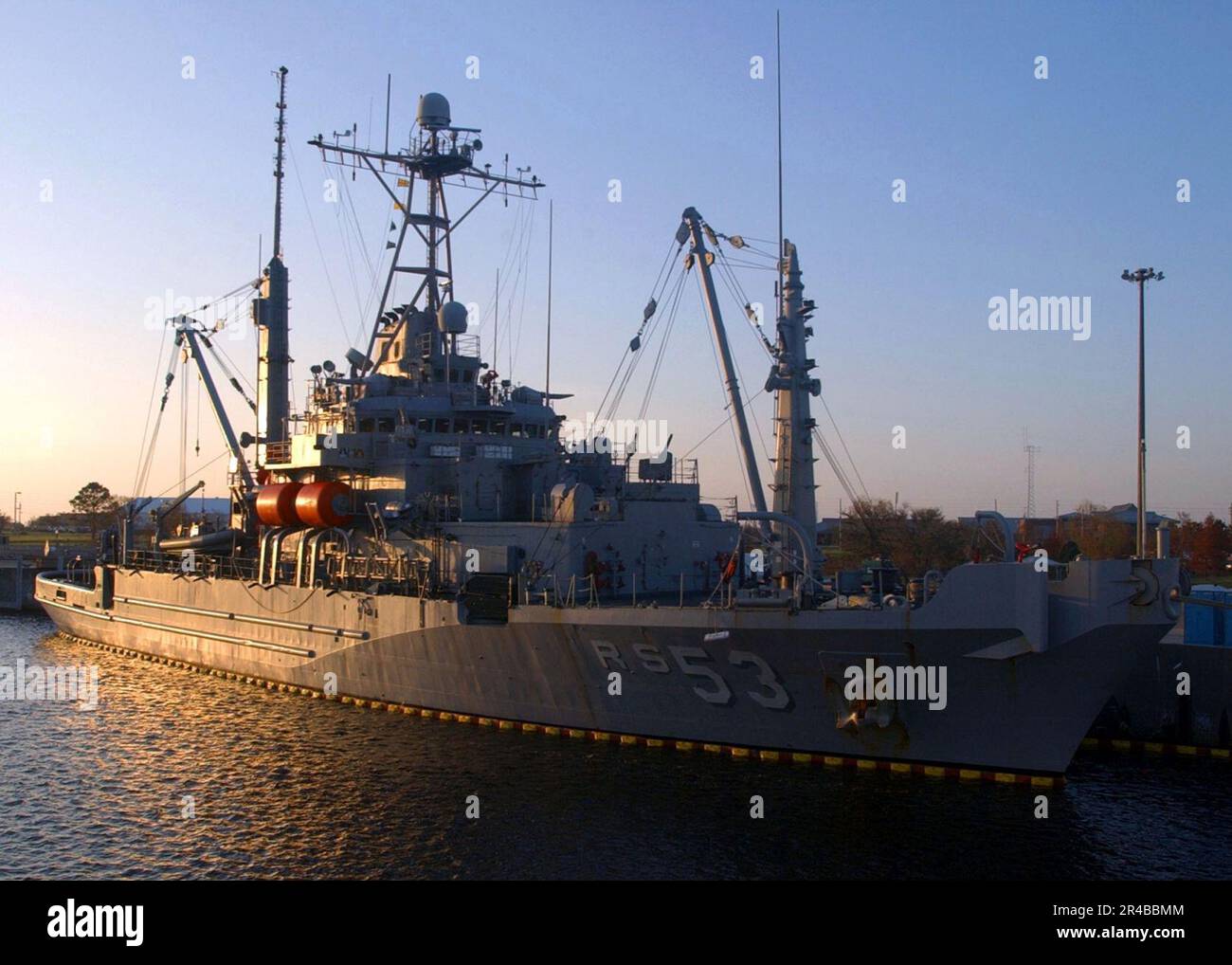 US Navy The rescue and salvage ship USS Grapple (ARS 53), prepares to ...