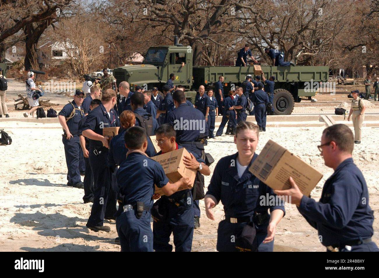 US Navy U.S. Navy Sailors assigned to the amphibious dock landing ship ...