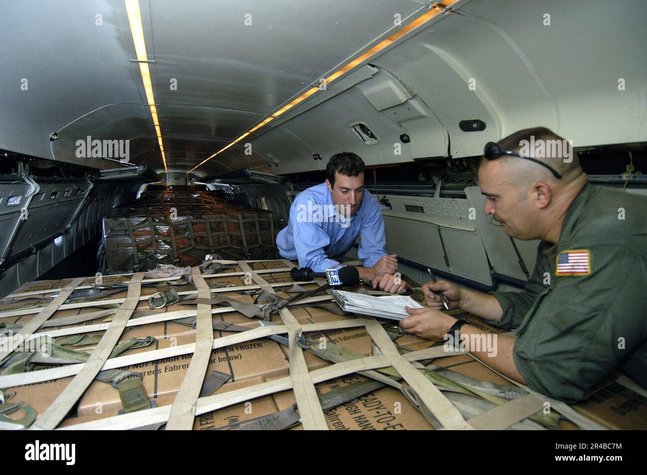 US Navy Aviation Structural Mechanic 2nd Class loadmaster onboard a U.S ...